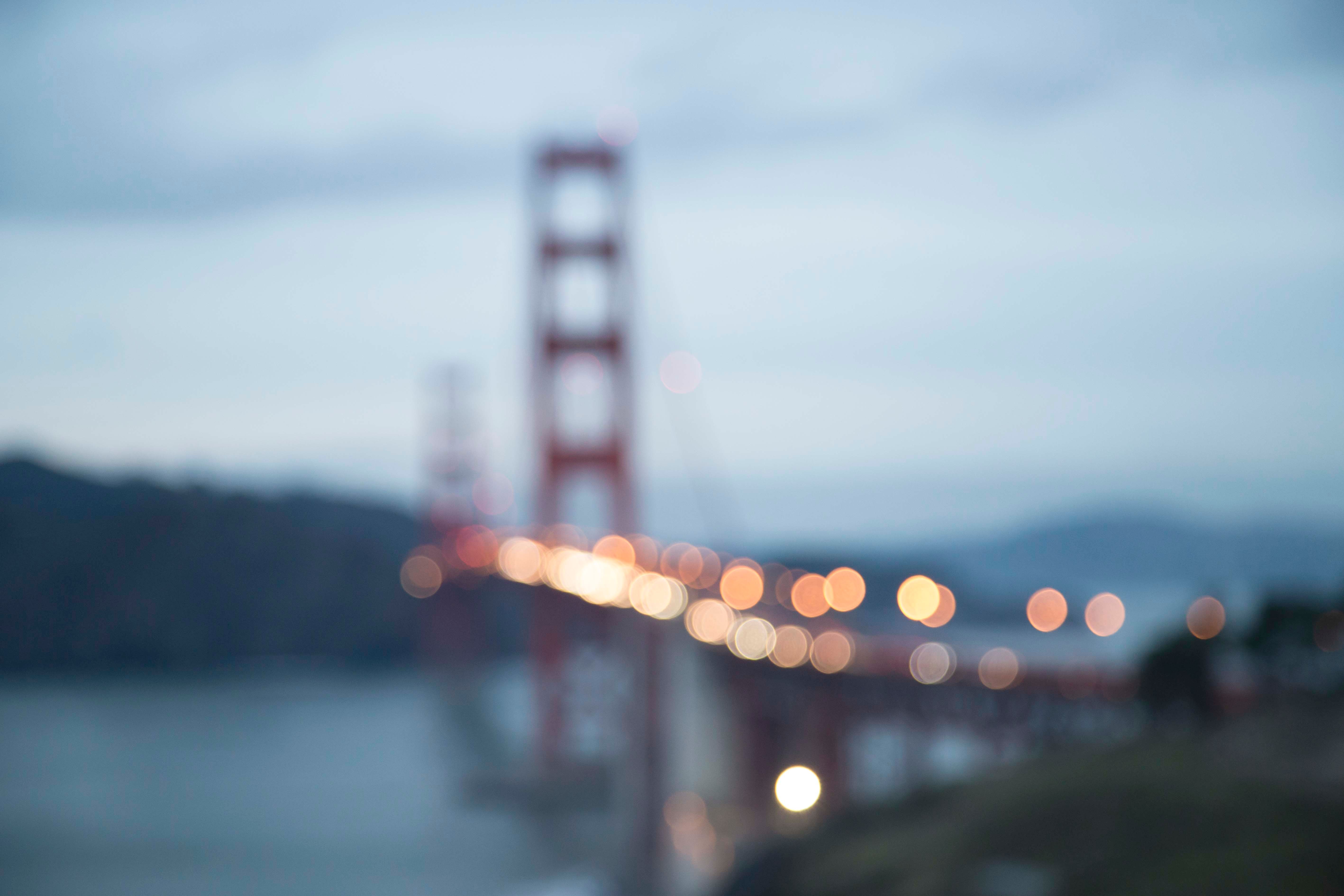 Blurred Golden Gate Bridge at Twilight · Free Stock Photo