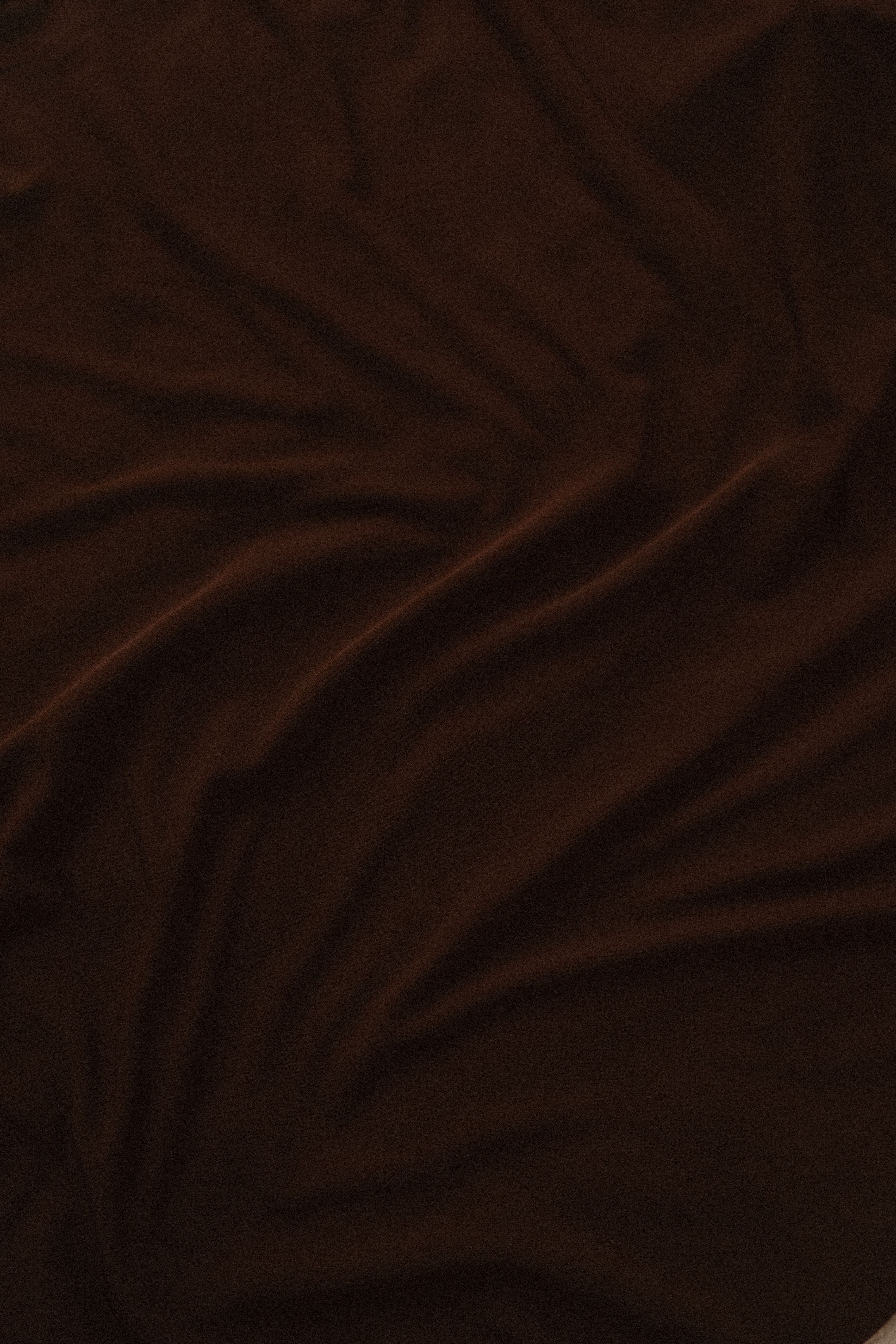 Tissu Marron Foncé Aux Plis Subtils · Photo gratuite