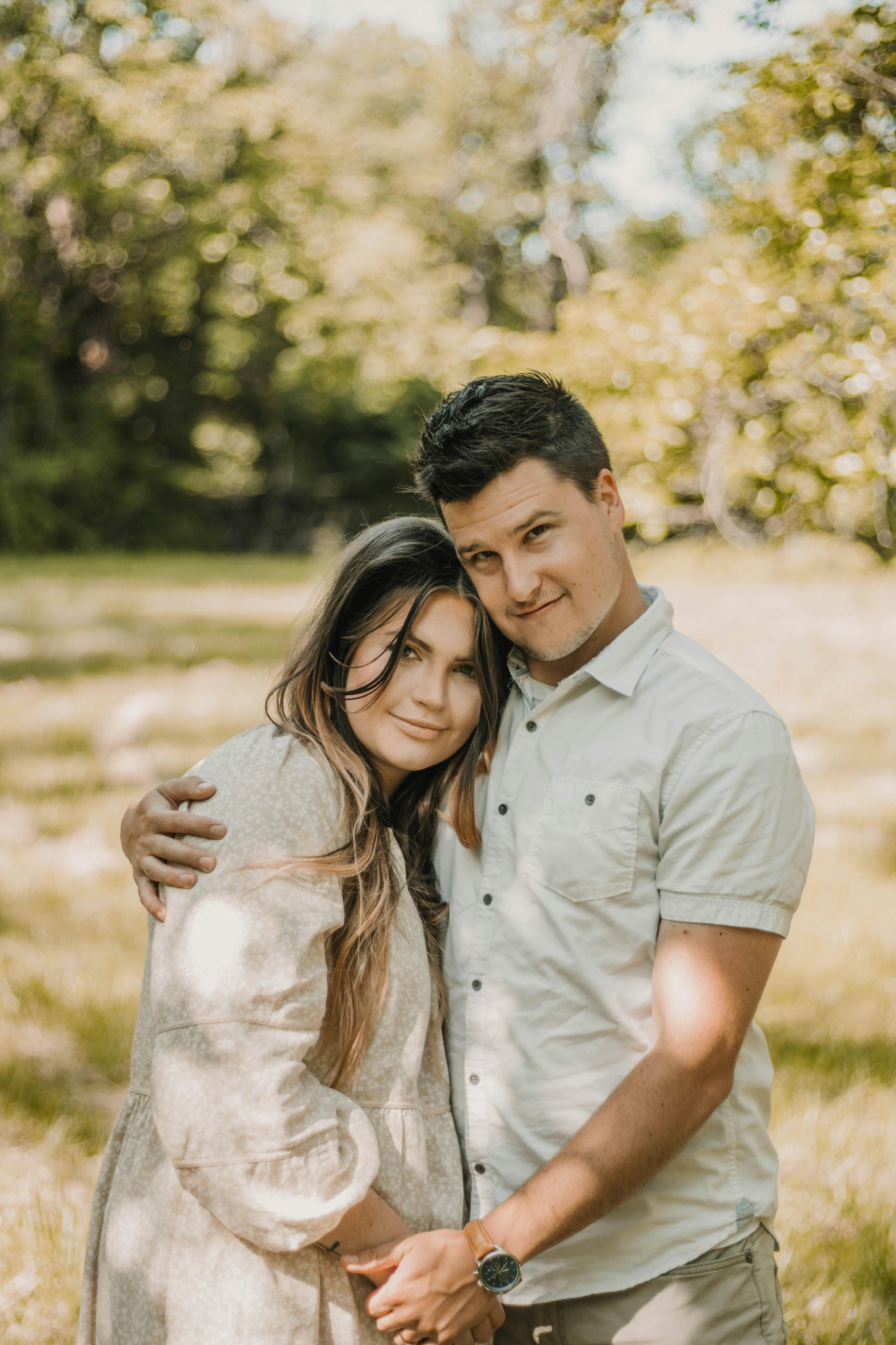 Charming Outdoor Couple Photography Session · Free Stock Photo