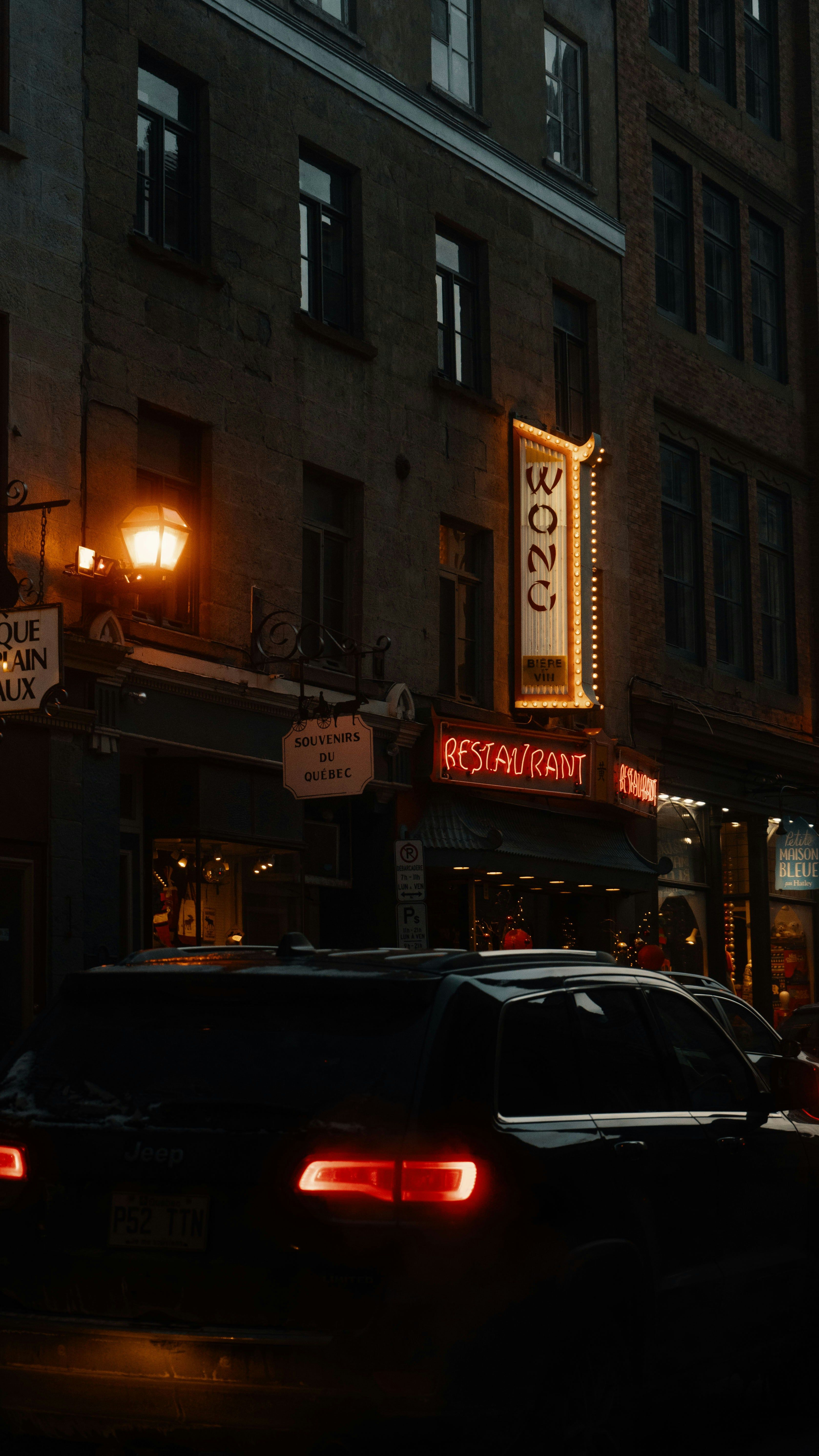 Street View of Restaurant at Night · Free Stock Photo