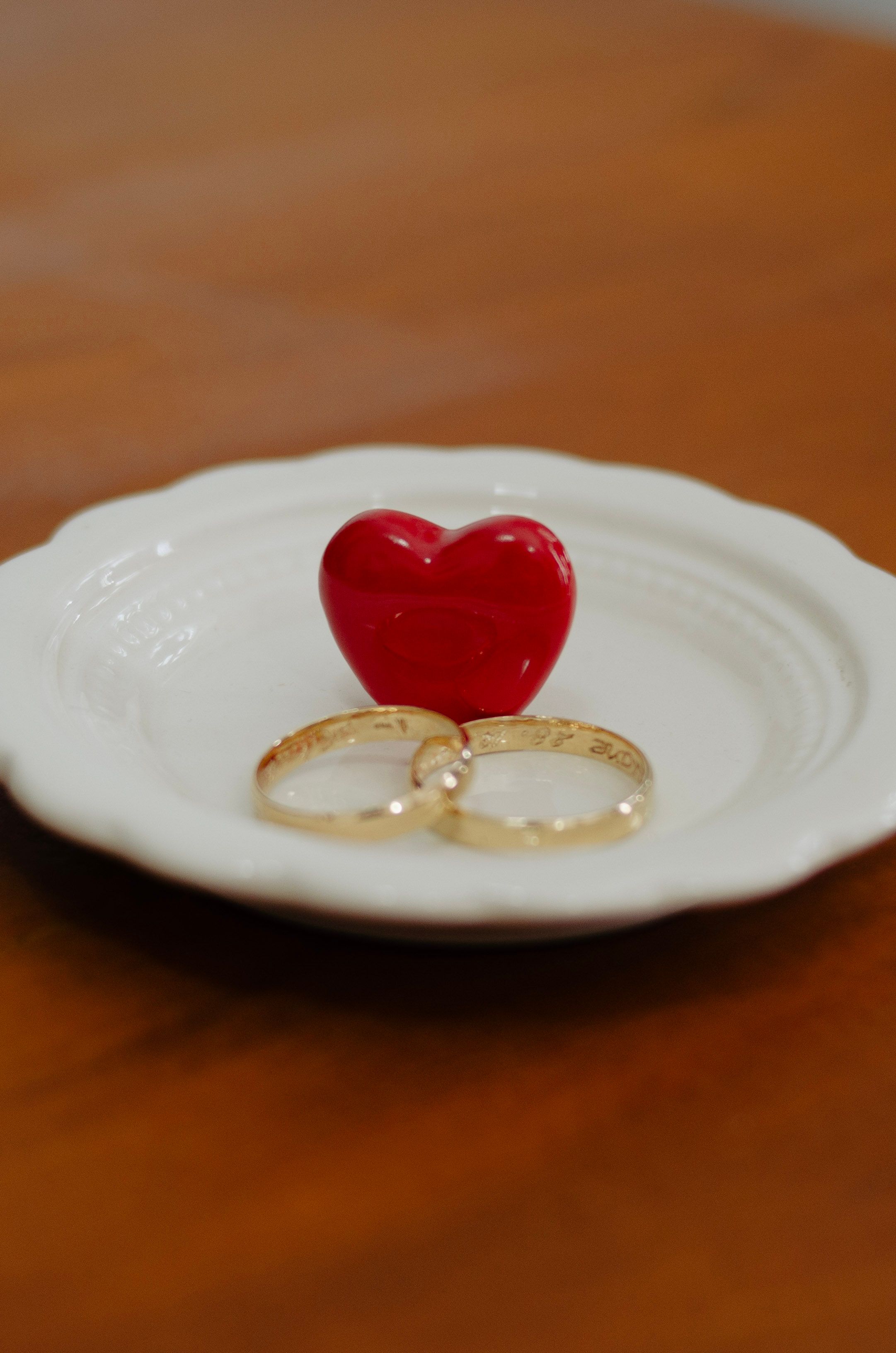 Heart and Rings on a Plate - Love Symbolism · Free Stock Photo