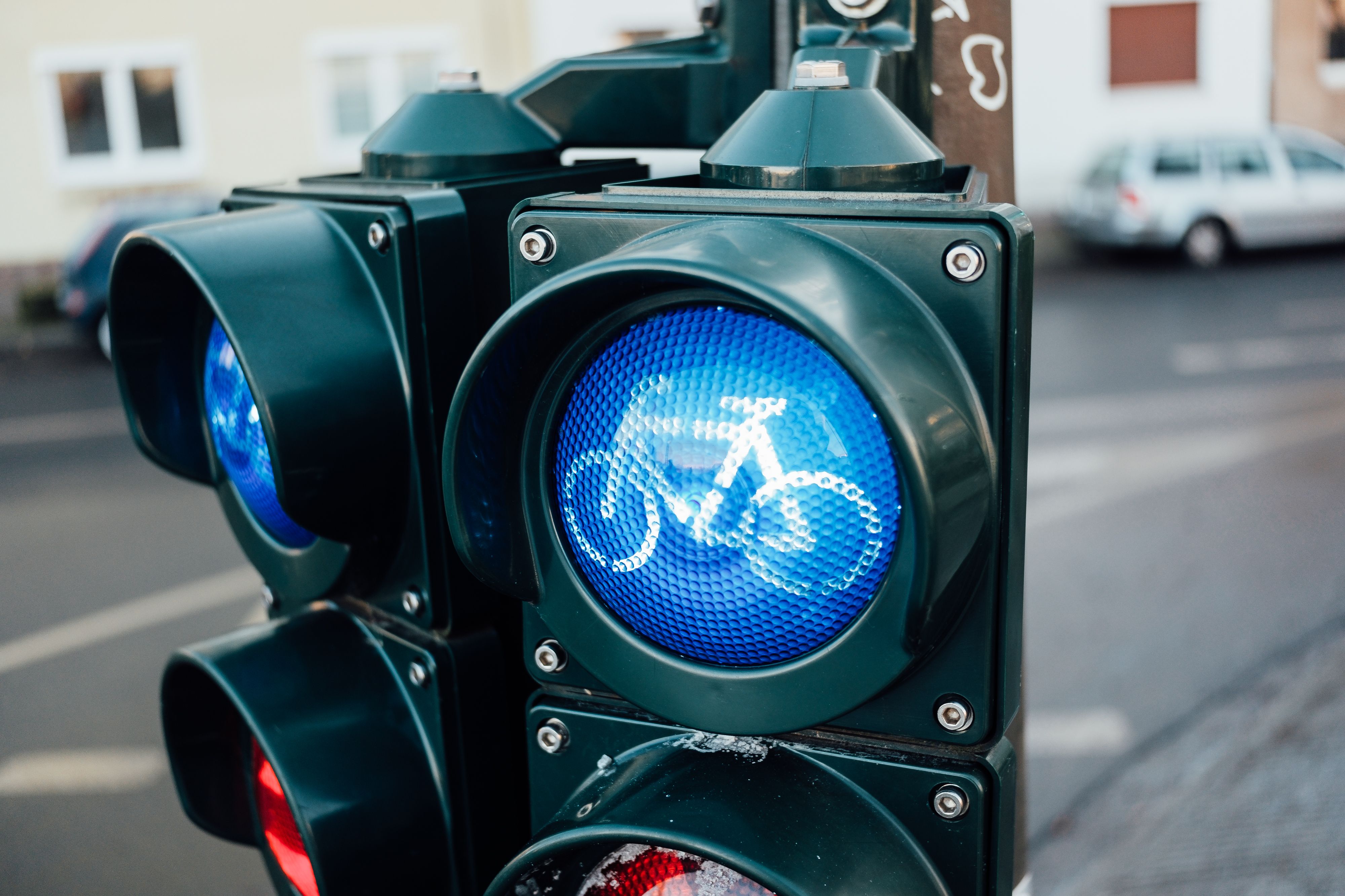 Close-up of Bicycle Traffic Signal in Düsseldorf · Free Stock Photo