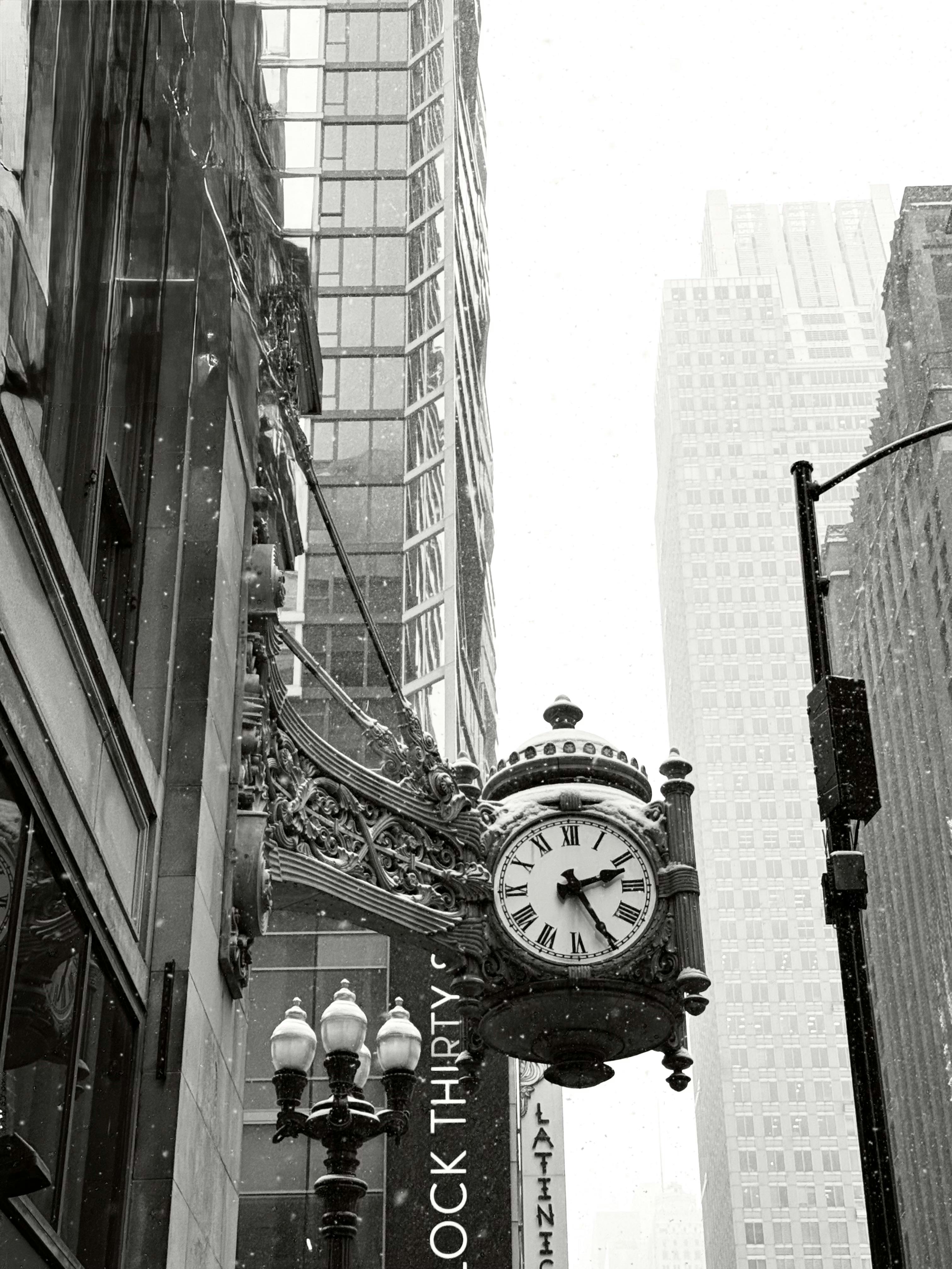 Iconic Clock on Chicago Street in Winter · Free Stock Photo