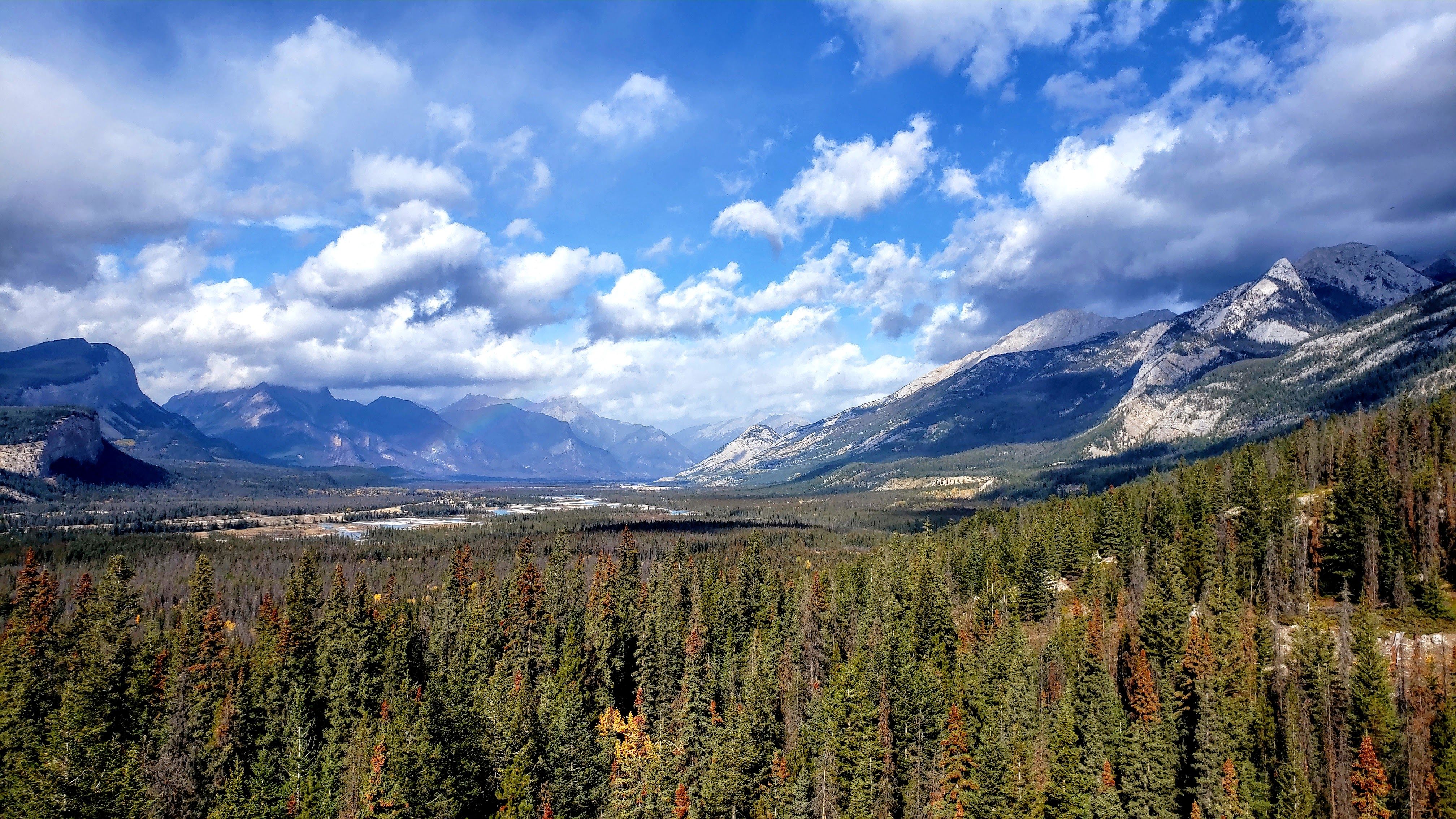 Stunning Canadian Rockies Landscape in Alberta · Free Stock Photo
