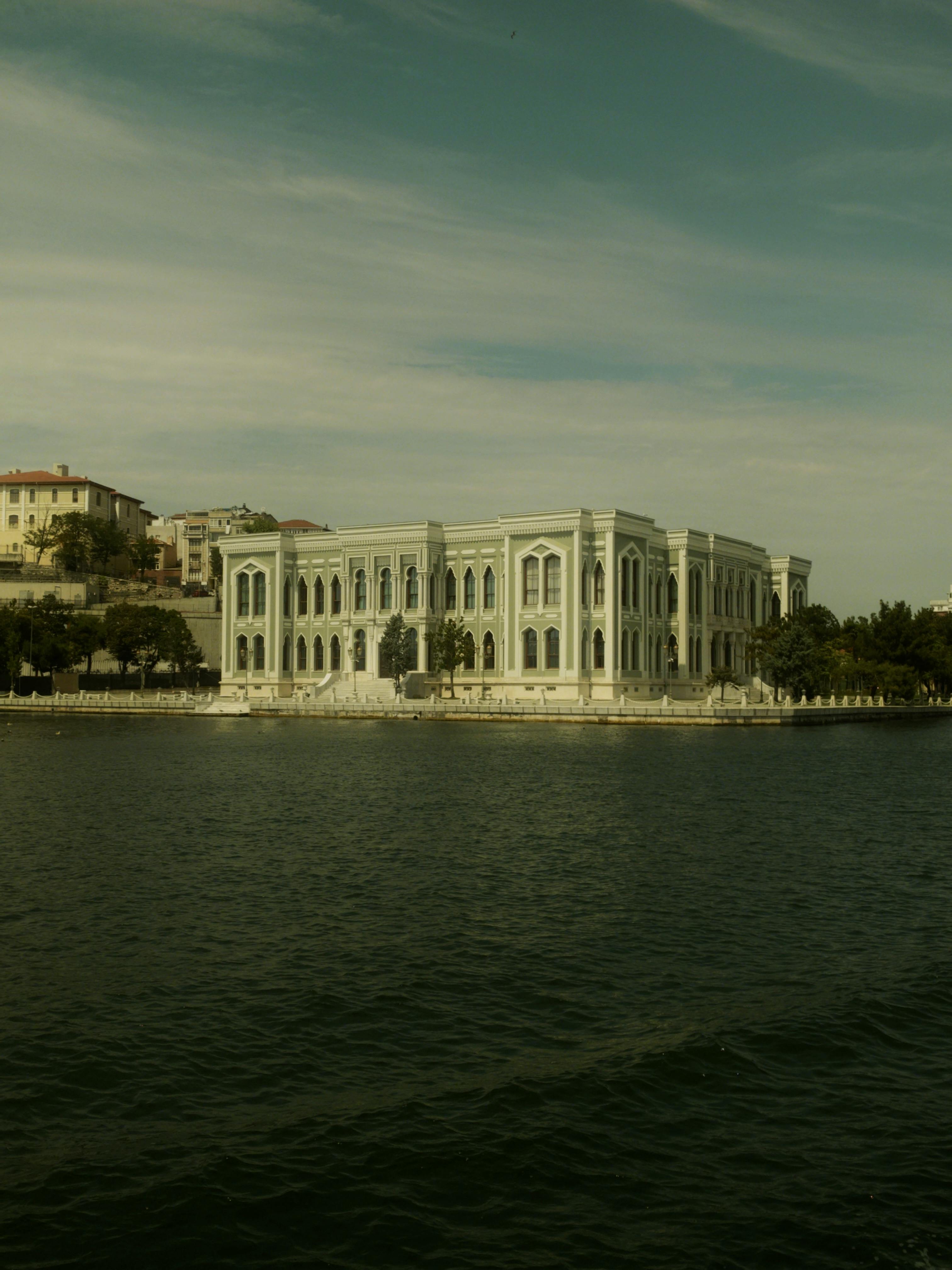 Elegant Waterfront Palace Architecture View · Free Stock Photo