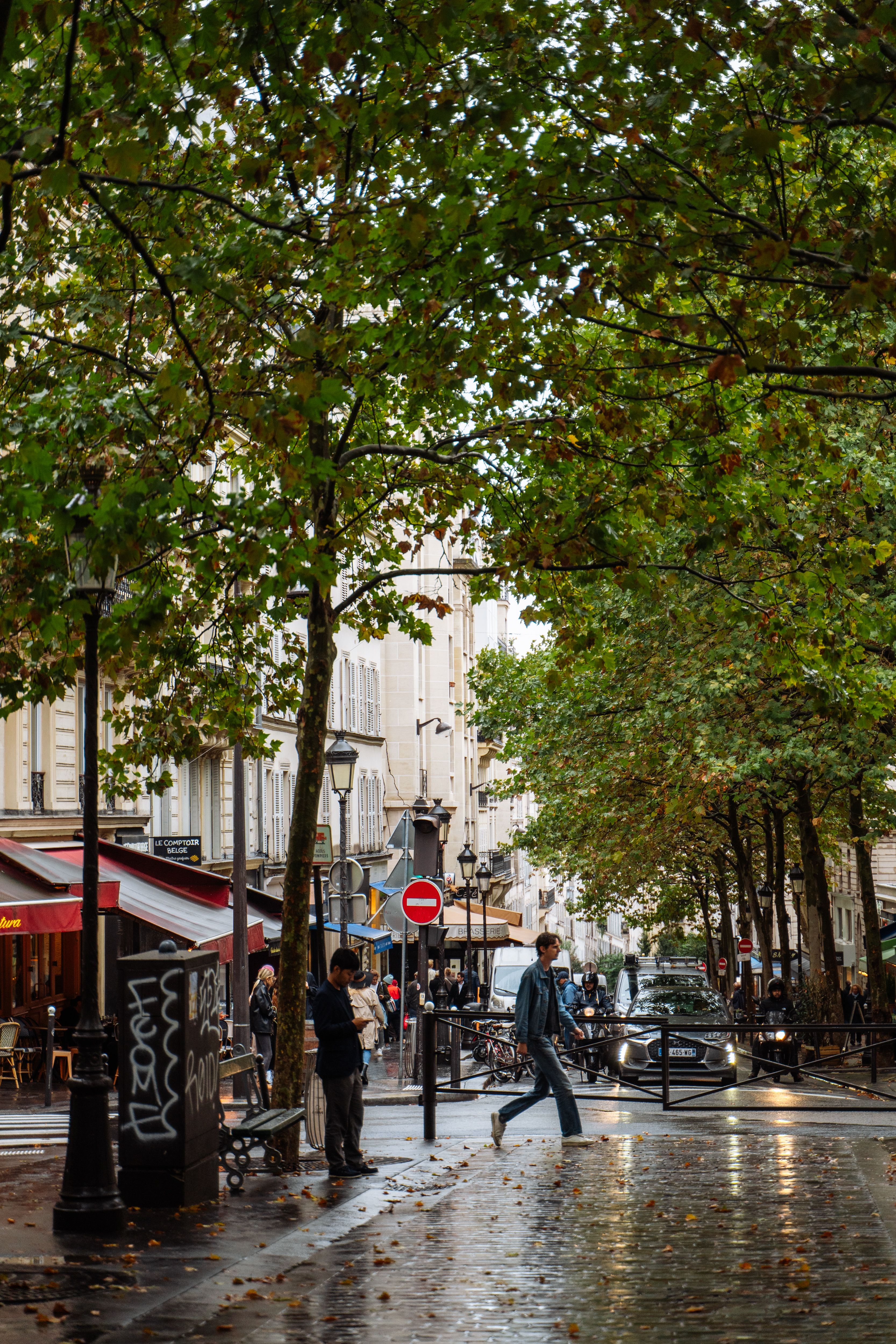 Paris Rainy Day in Montmartre Street · Free Stock Photo