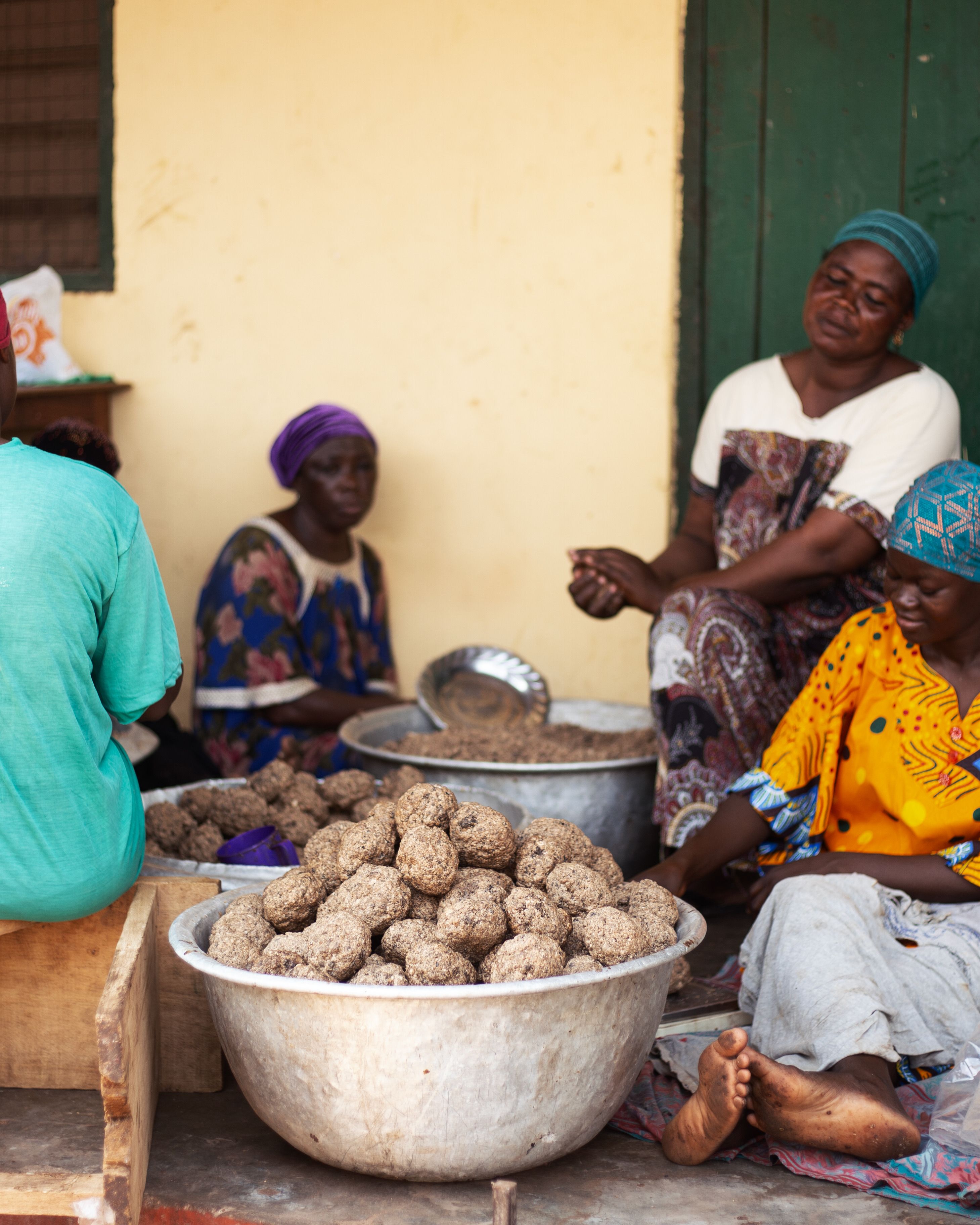 Women Preparing Yams in Tamale, Ghana · Free Stock Photo
