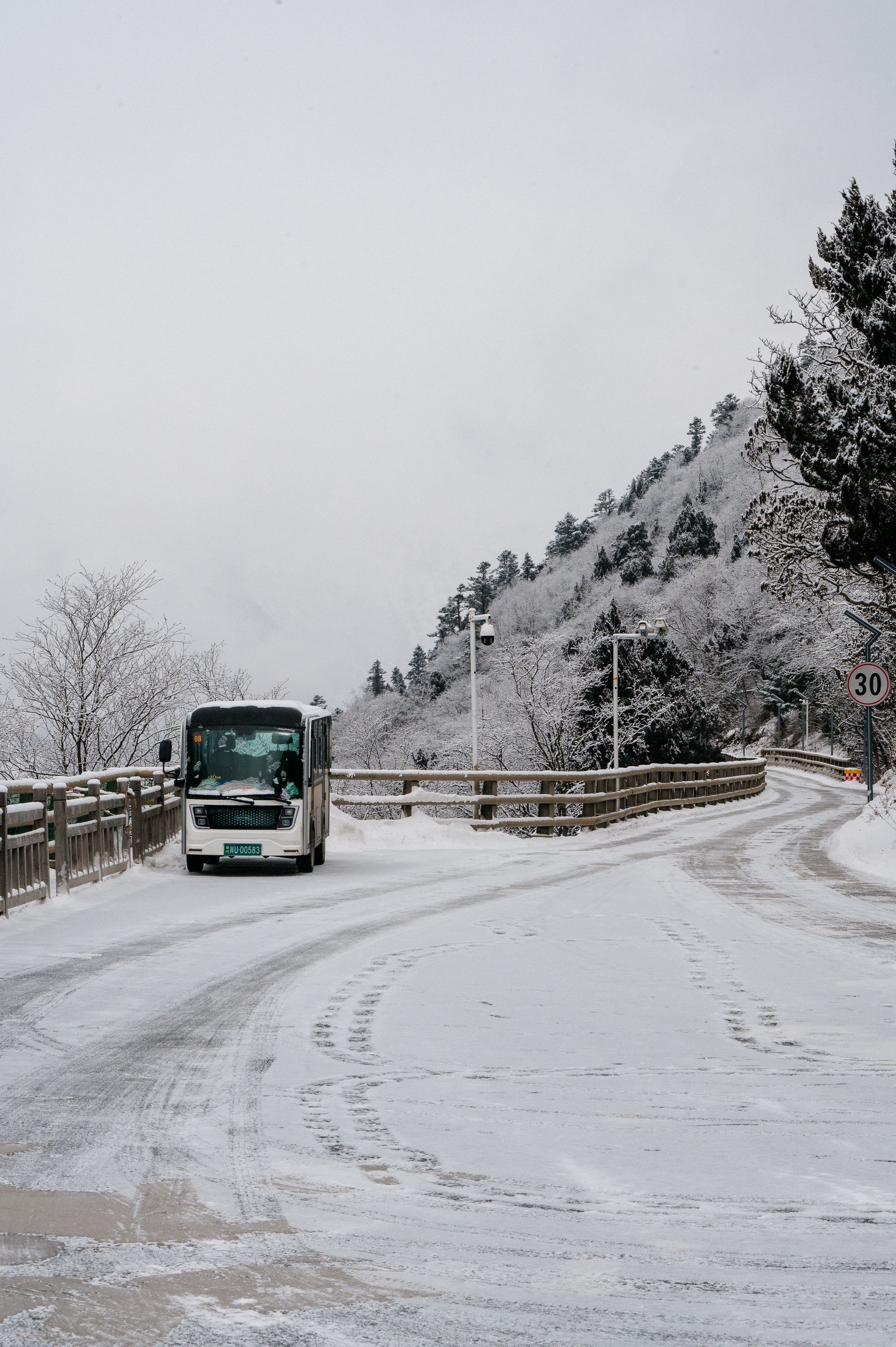 Bus On Mountain Photos, Download The BEST Free Bus On Mountain Stock ...