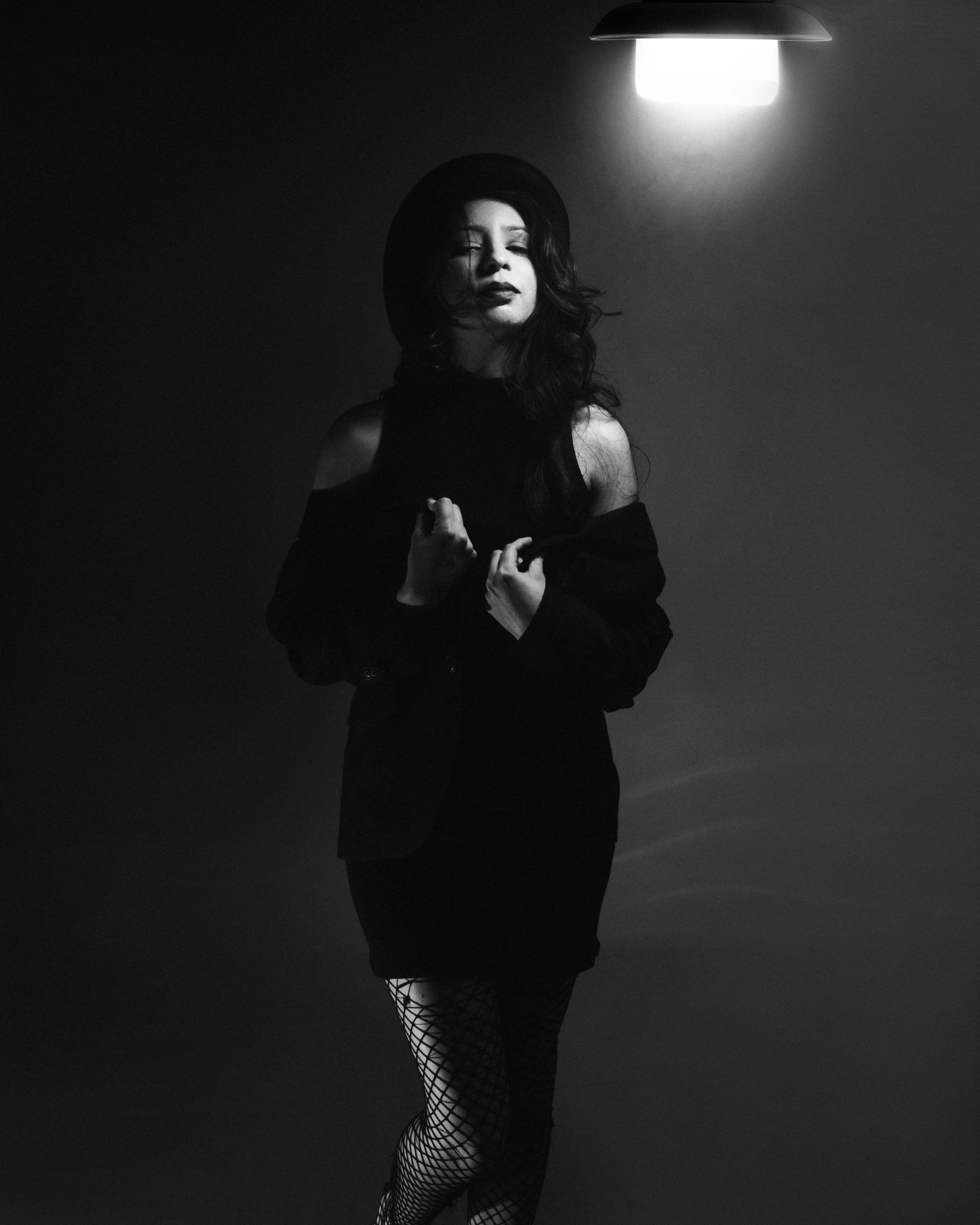 Dark Lighting Model Photos, Download The BEST Free Dark Lighting Model ...