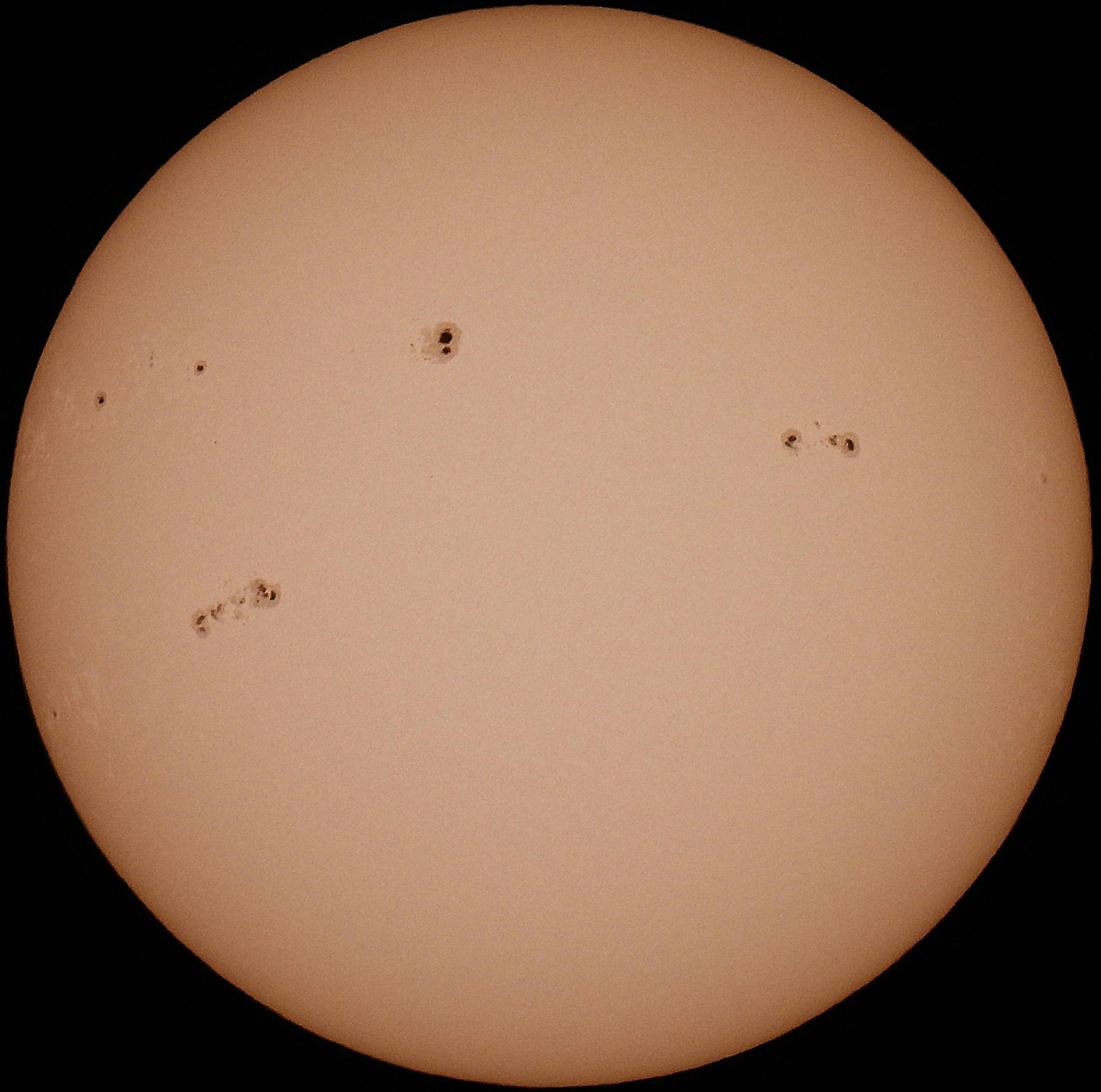 Sol Detallado Con Manchas Solares Visibles En Primer Plano · Foto de ...