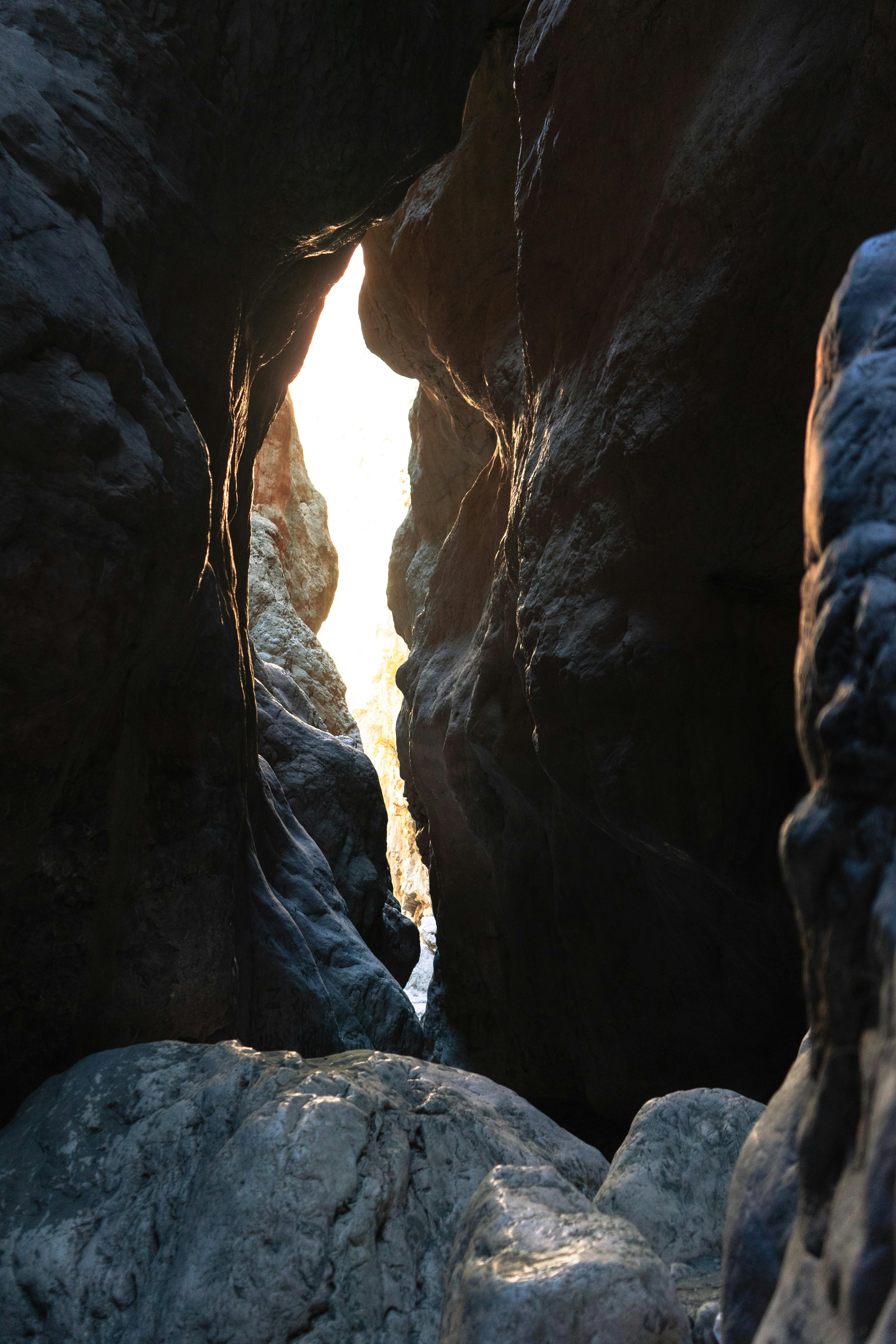Sunlight Through Narrow Cave in Muğla, Türkiye · Free Stock Photo