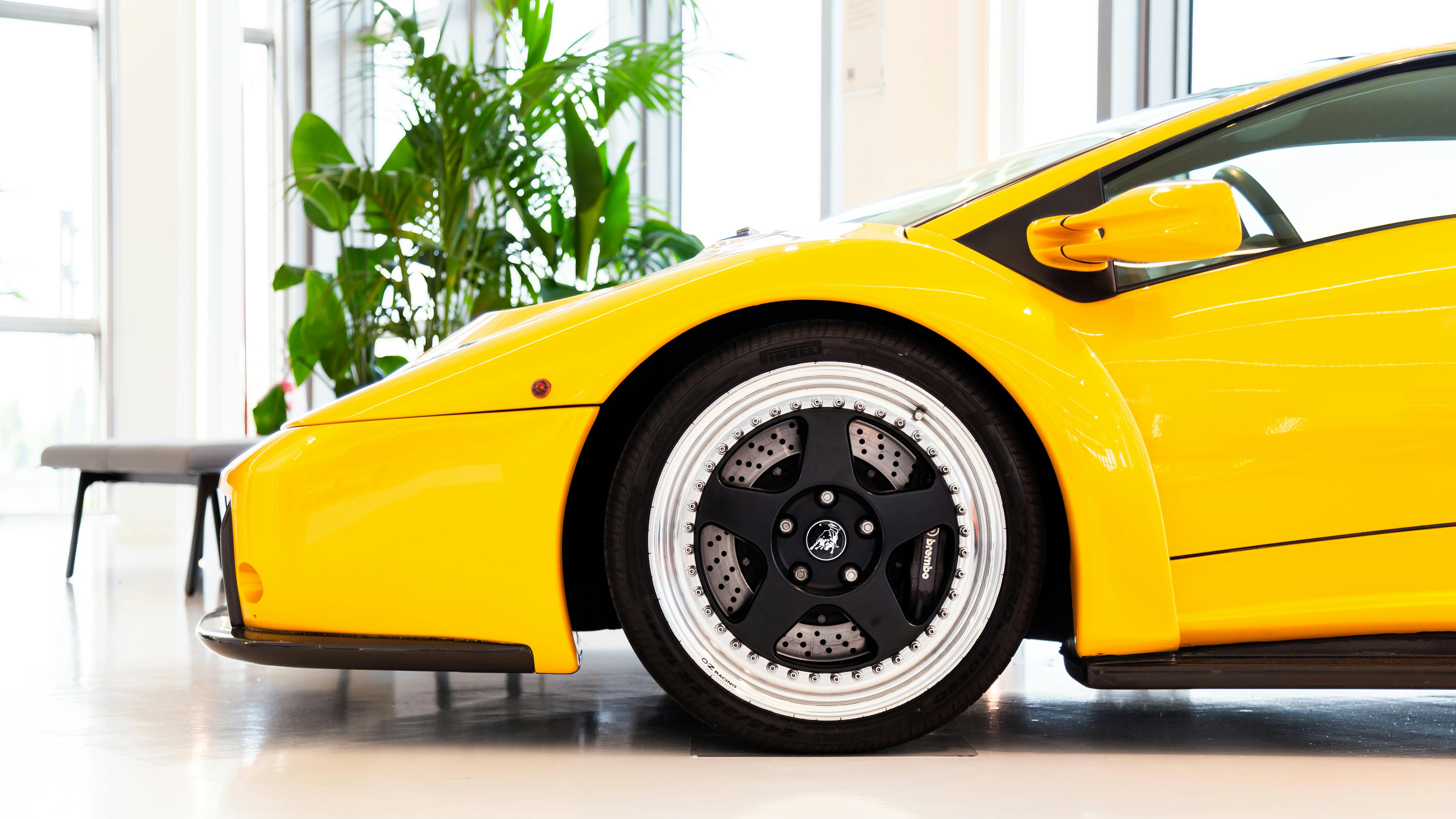 Wheel Detail Photos, Download The BEST Free Wheel Detail Stock Photos ...