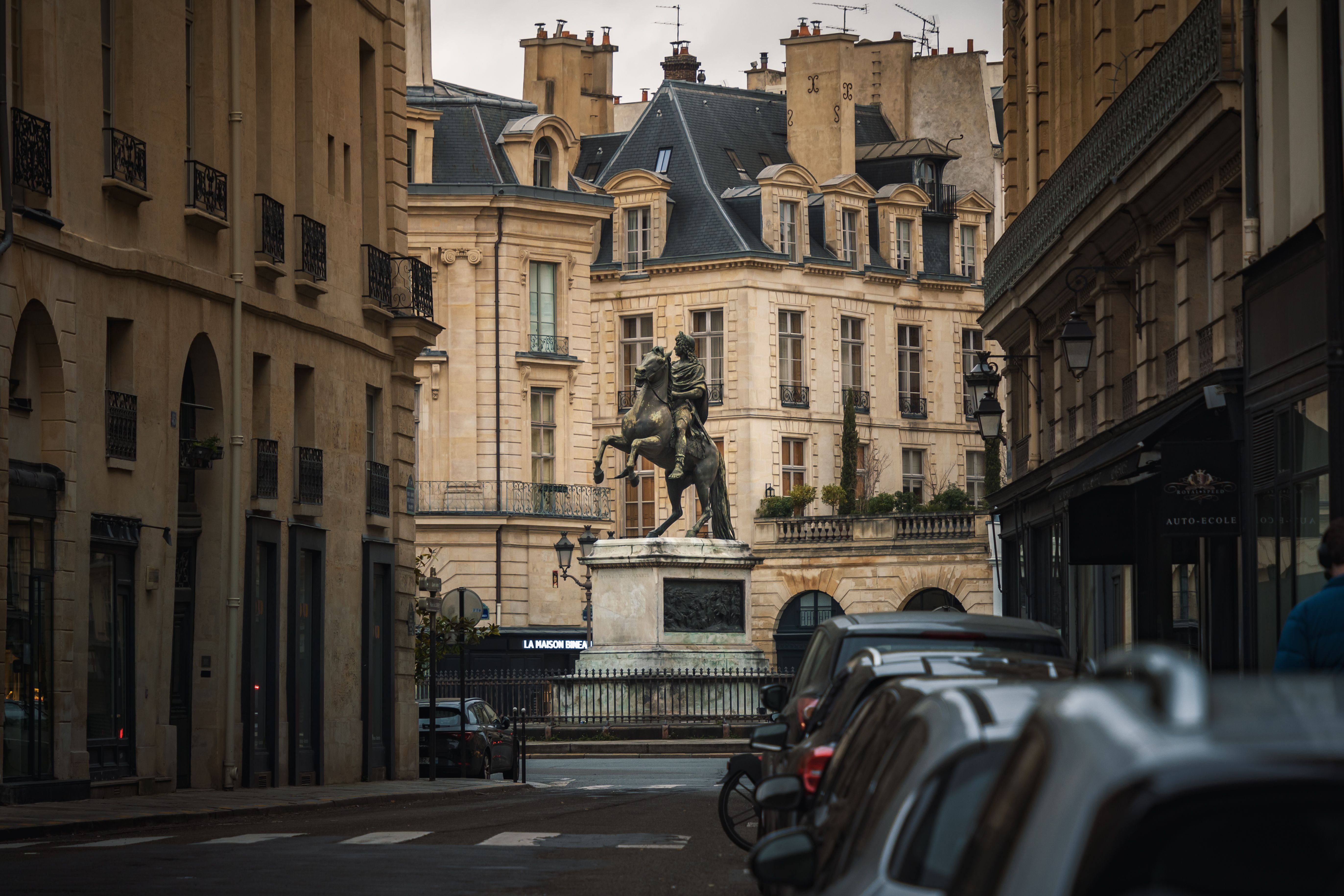 French Statue Photos, Download The BEST Free French Statue Stock Photos ...