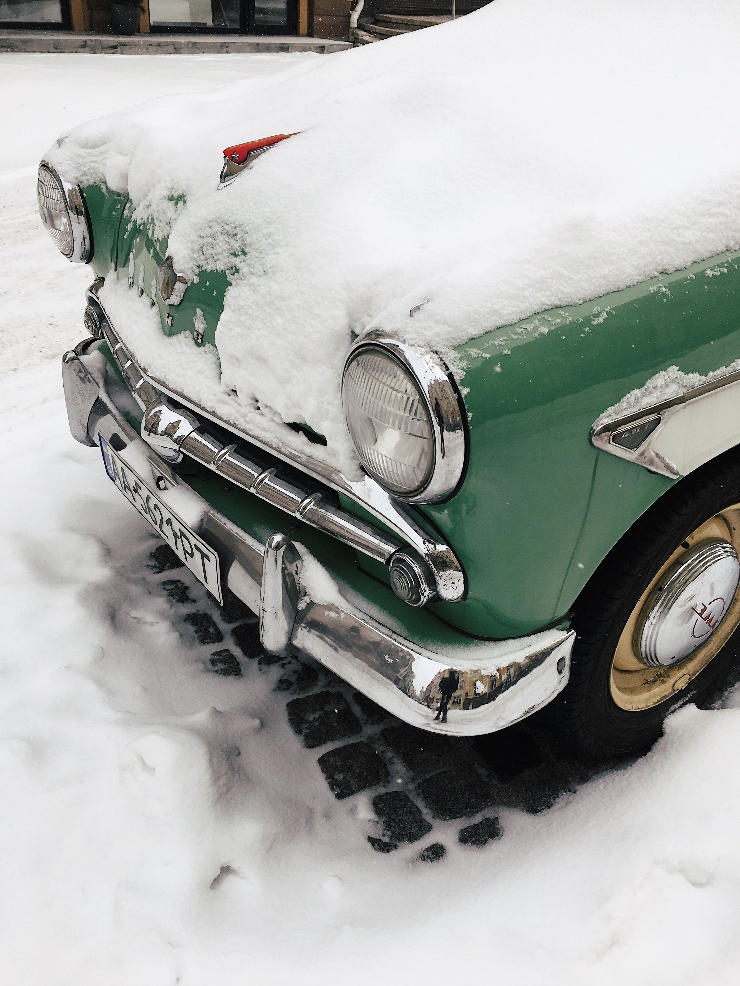 Close-Up Photography of Vintage Car Covered With Snow · Free Stock Photo