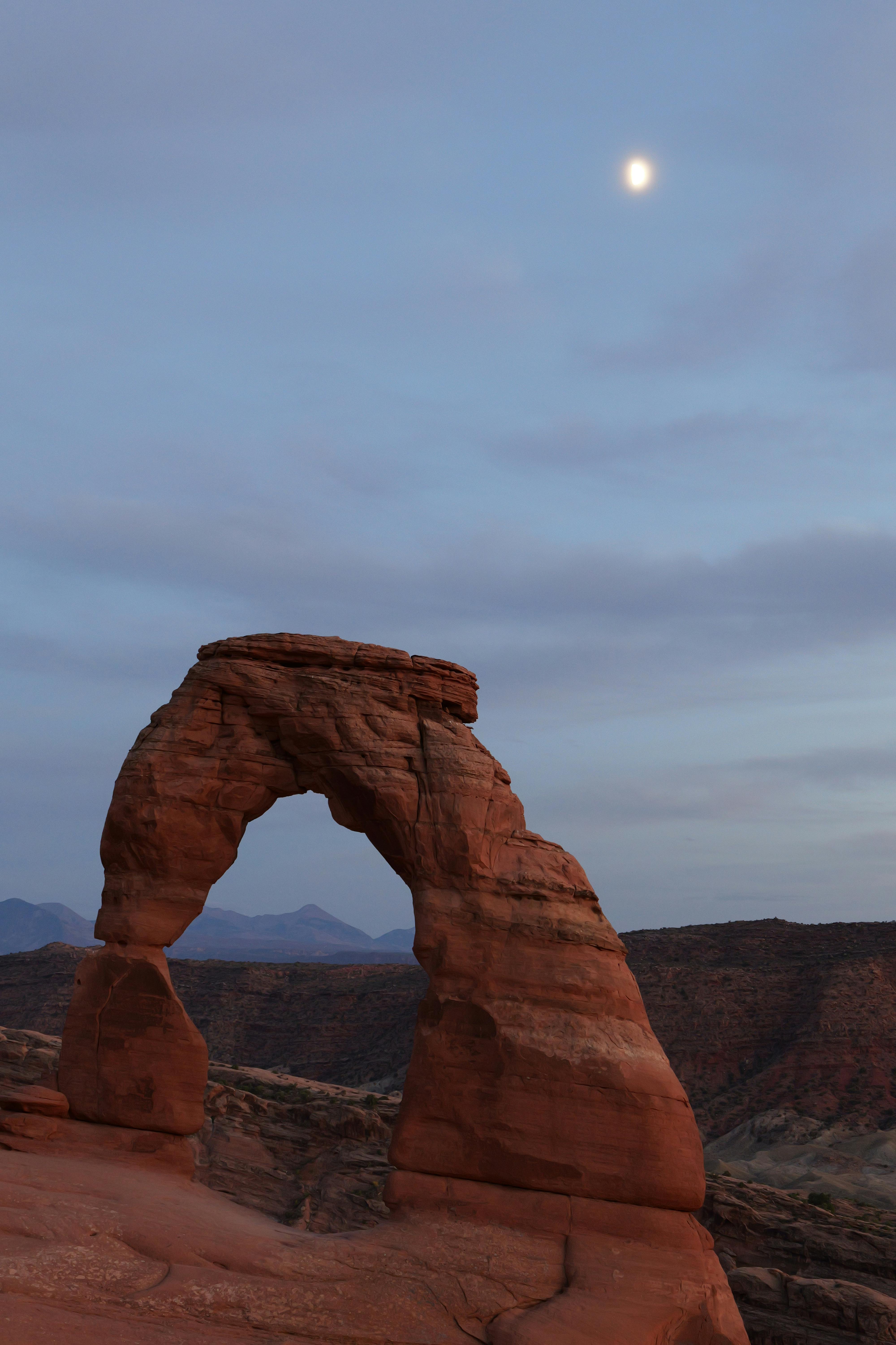 Delicate Arch at Twilight in Arches National Park · Free Stock Photo