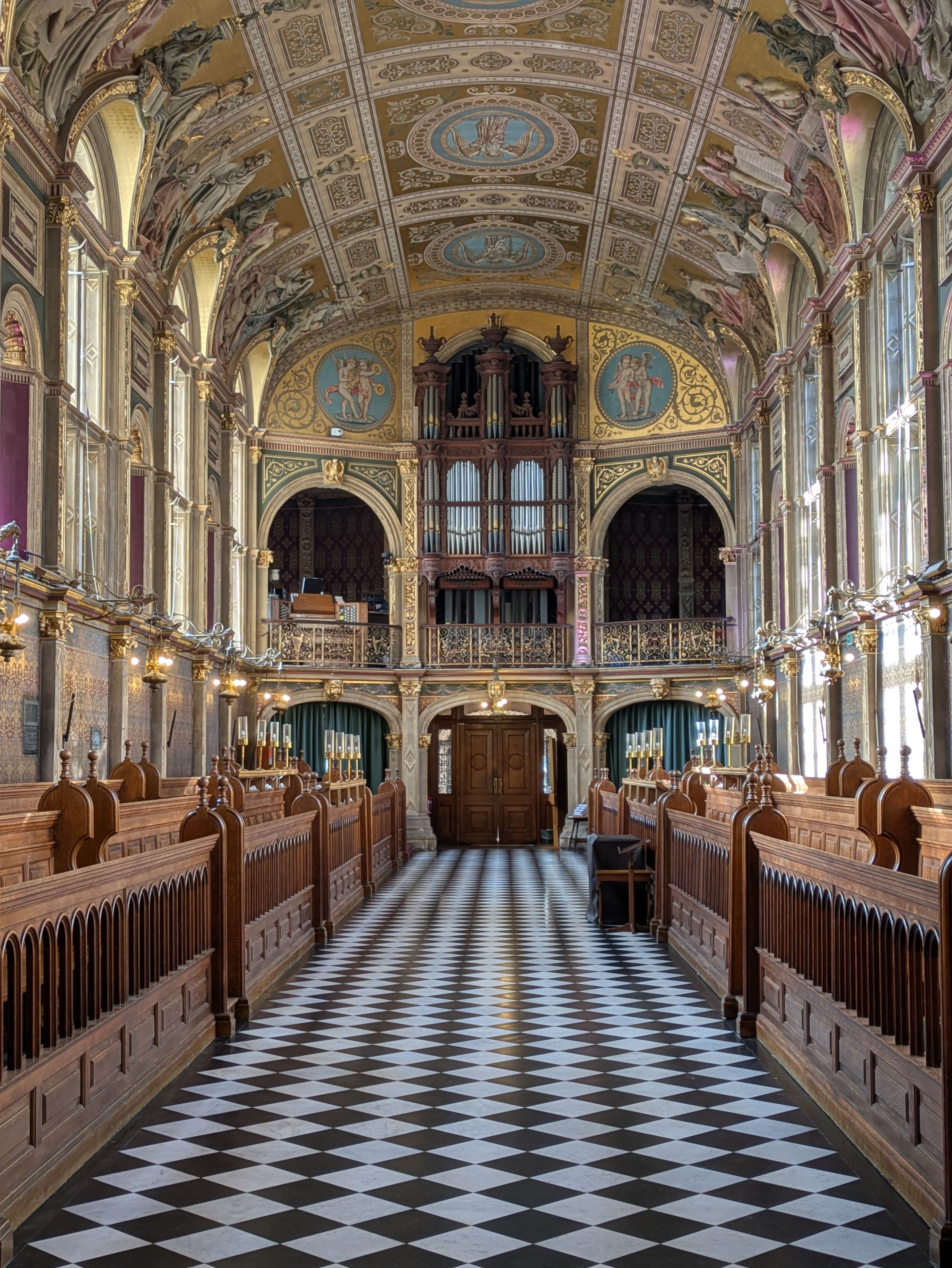 Ornate Church Interior with Gothic Architecture · Free Stock Photo