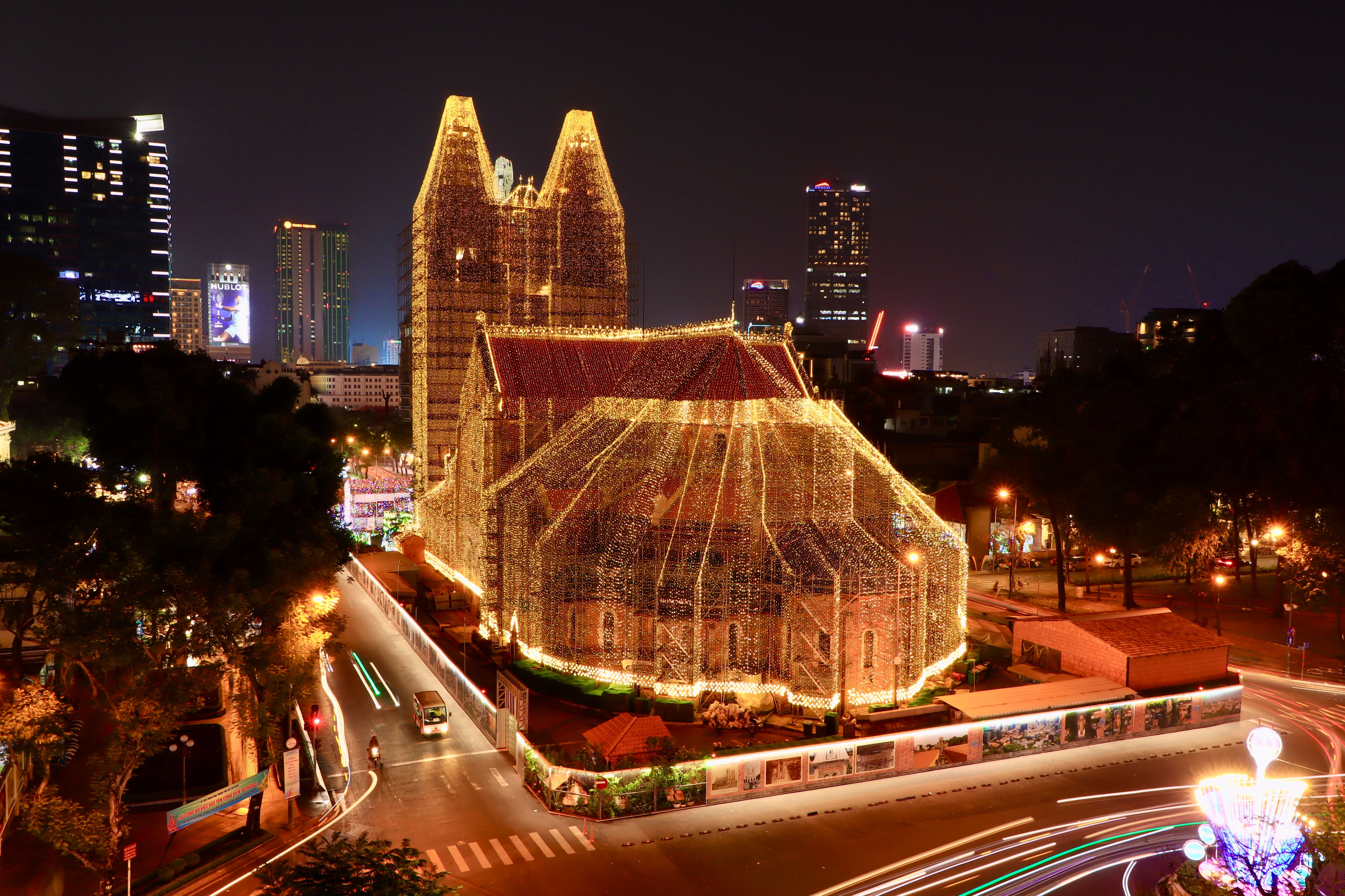 Stunning Night View of Illuminated Landmark Cathedral · Free Stock Photo