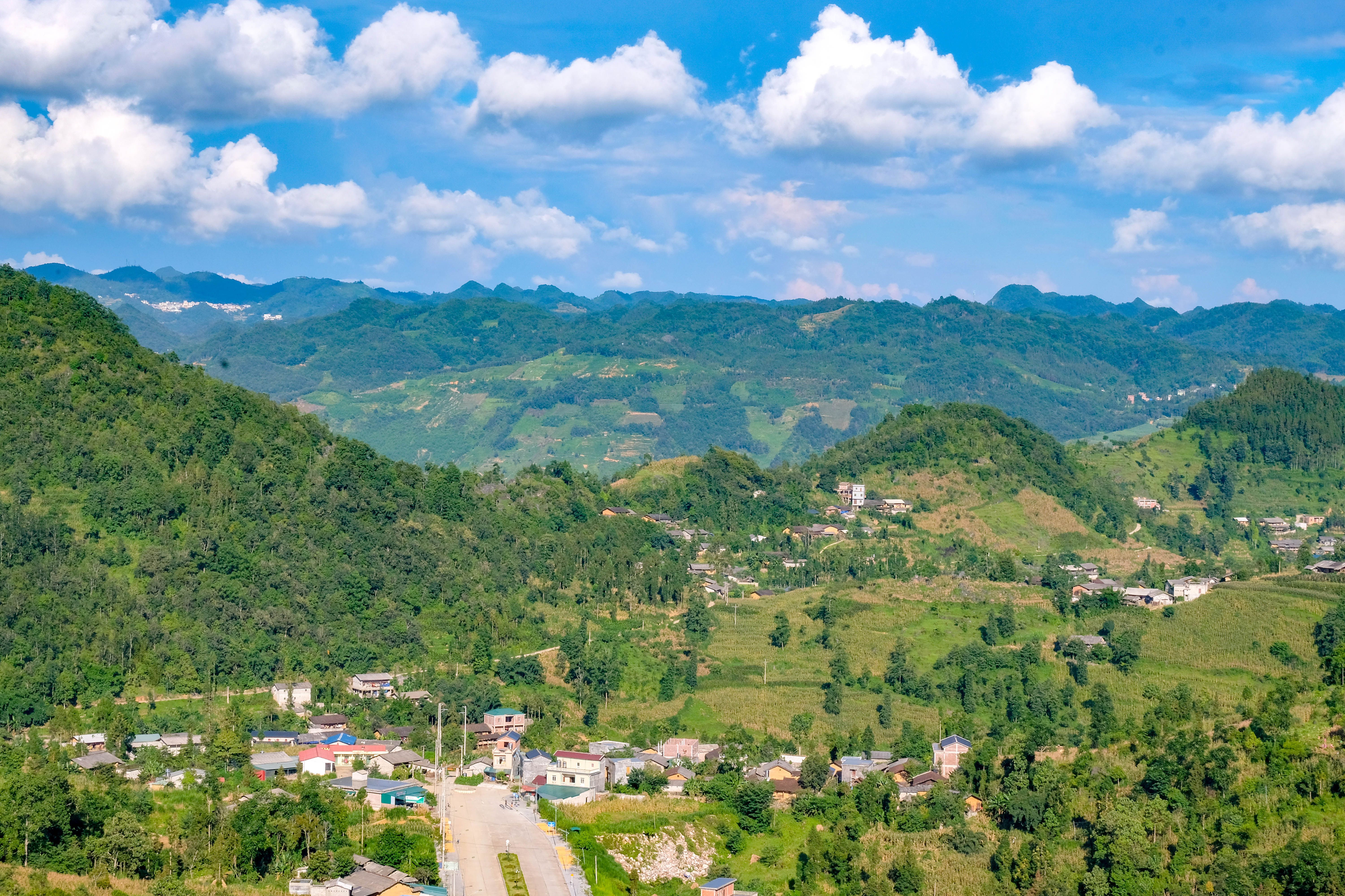 Scenic Mountain View in Ha Giang, Vietnam · Free Stock Photo