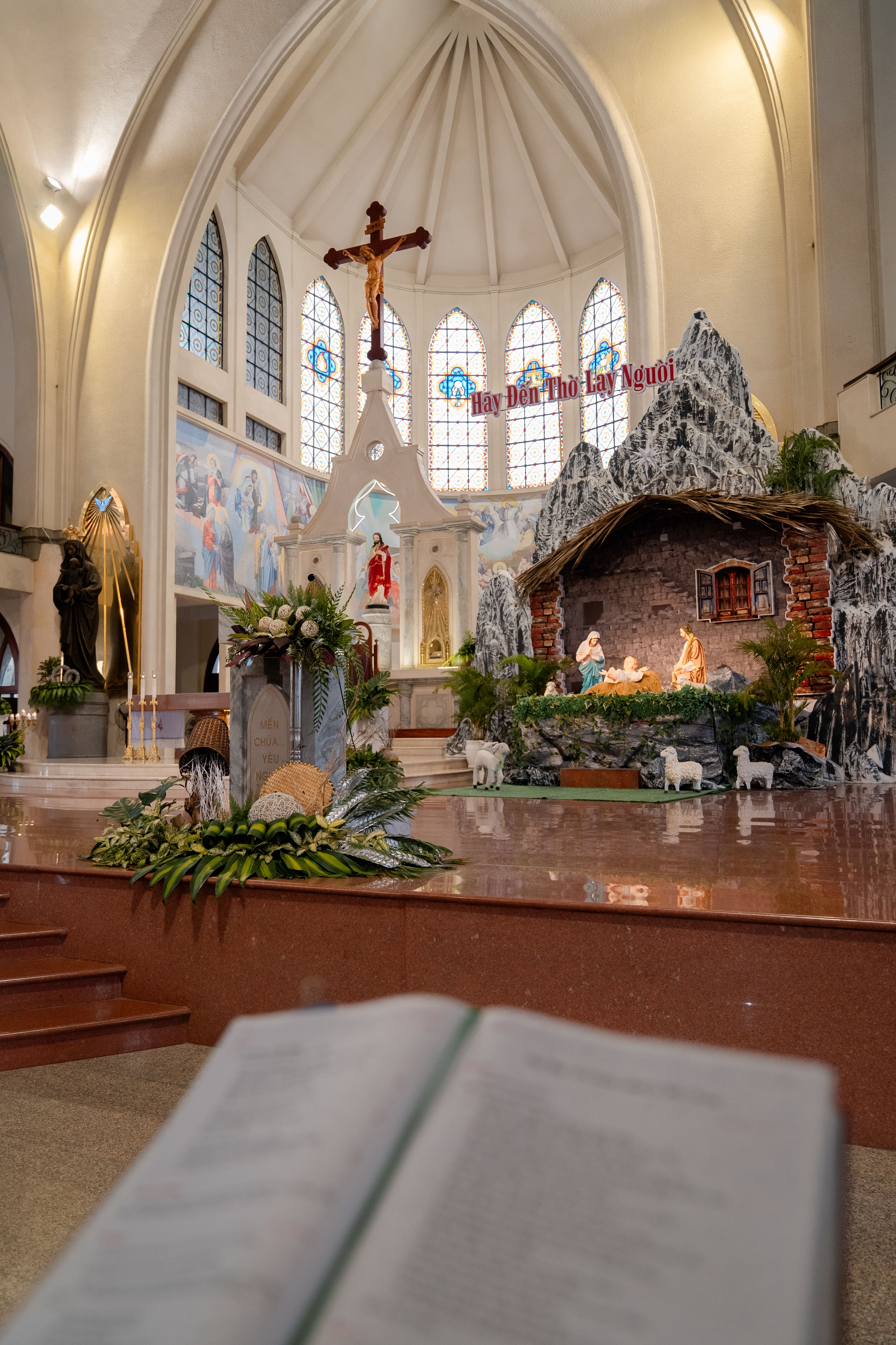 Church Altar with Nativity Scene and Statue · Free Stock Photo