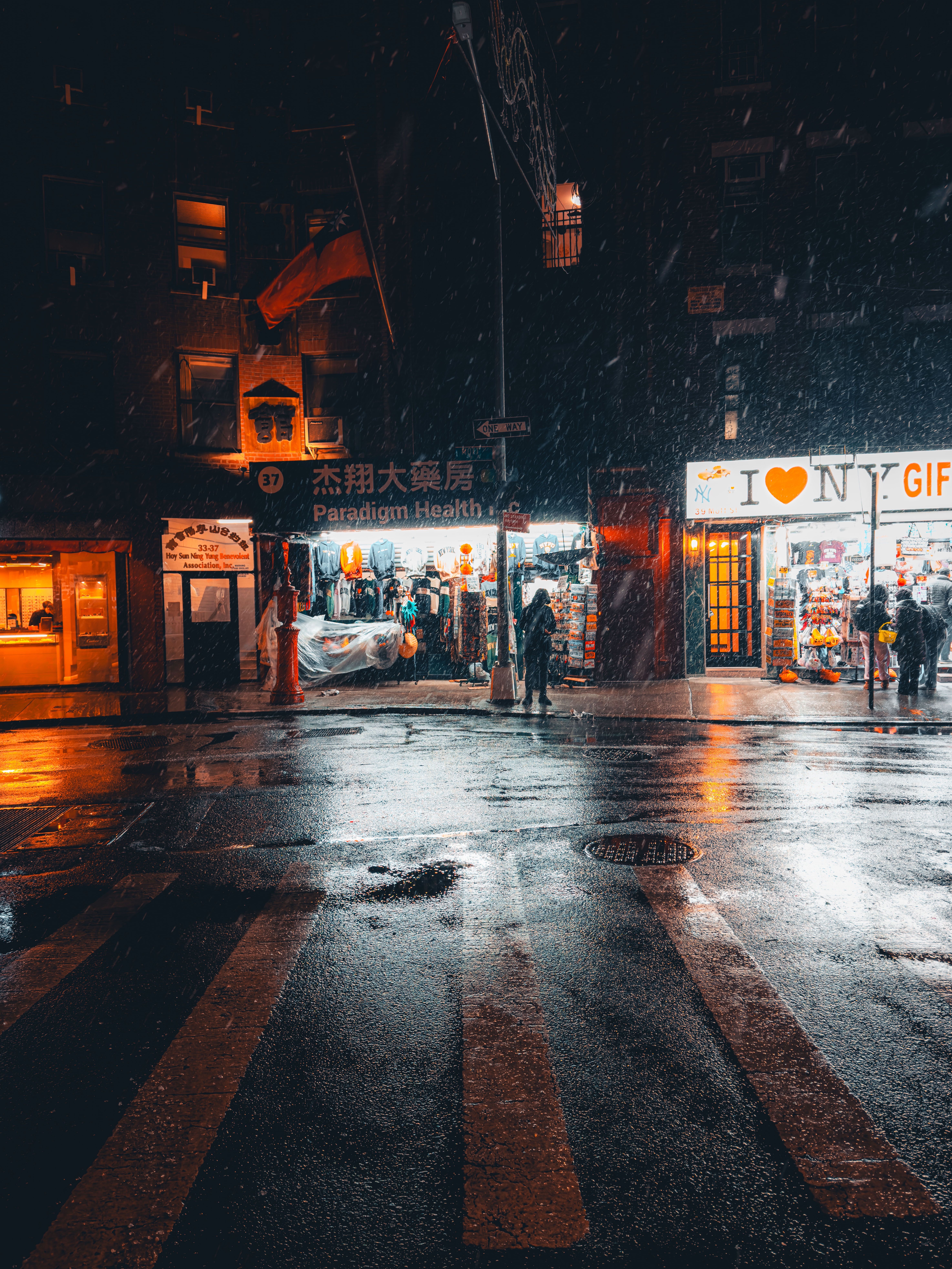 Vibrant Night Street Scene in Urban Setting · Free Stock Photo