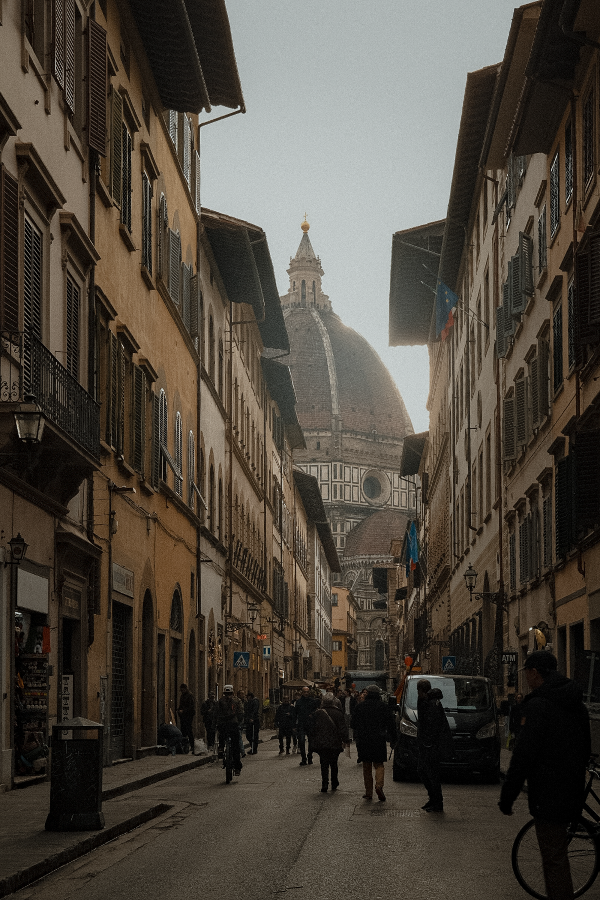Street View of Florence with Cathedral Dome · Free Stock Photo