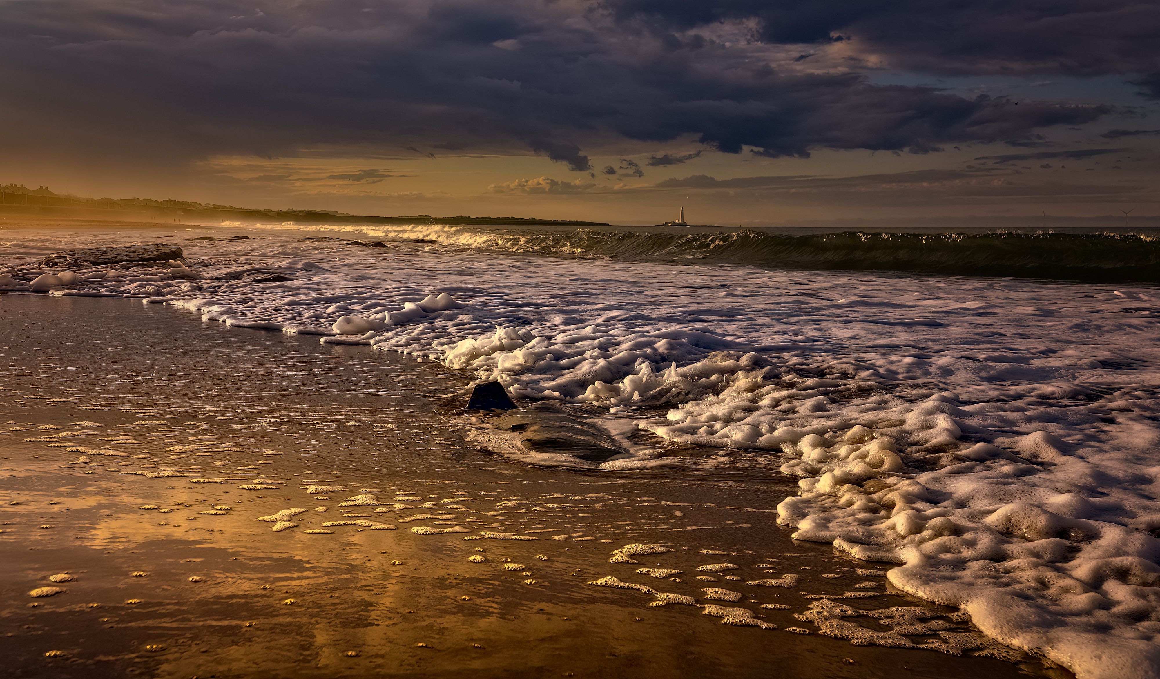 Dramatic Sunset at a Coastal Beach · Free Stock Photo