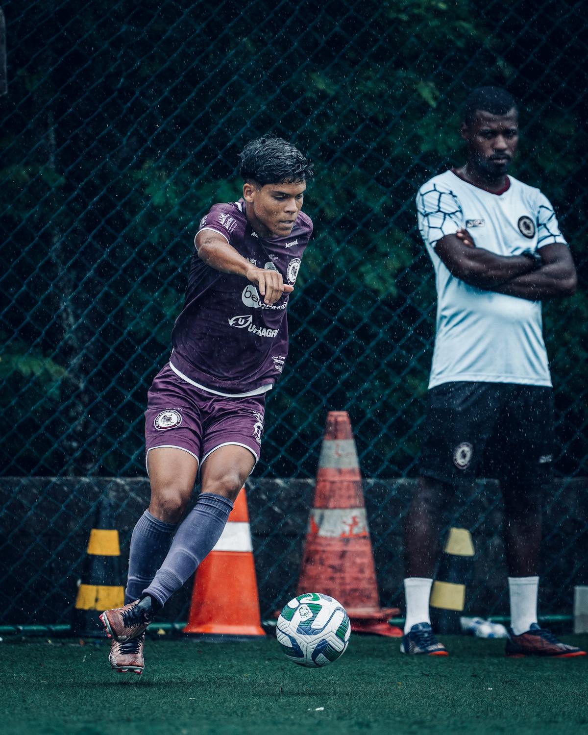 Soccer Player Photos, Download The BEST Free Soccer Player Stock Photos ...