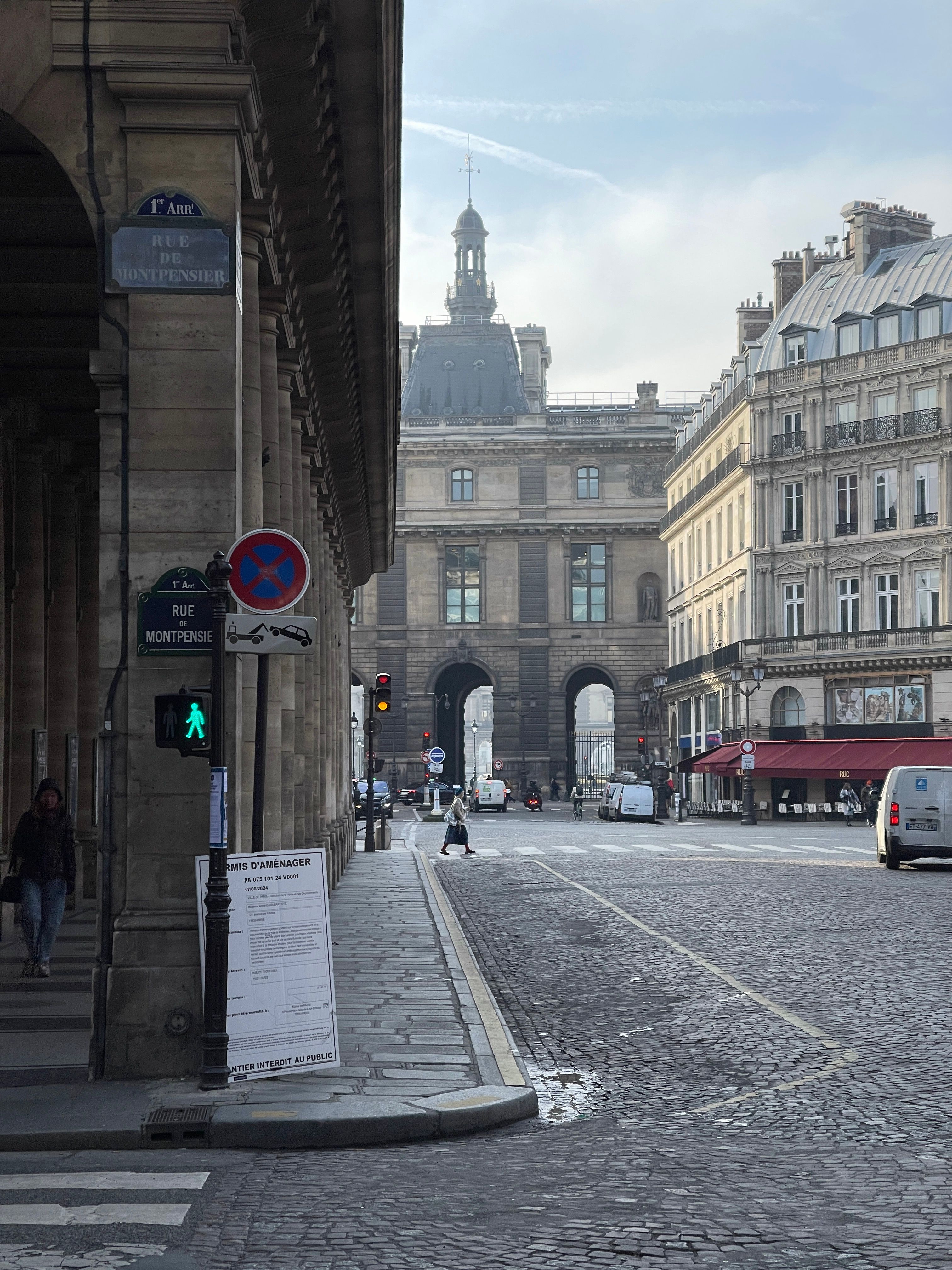 Historic Parisian Street Scene with Classic Architecture · Free Stock Photo