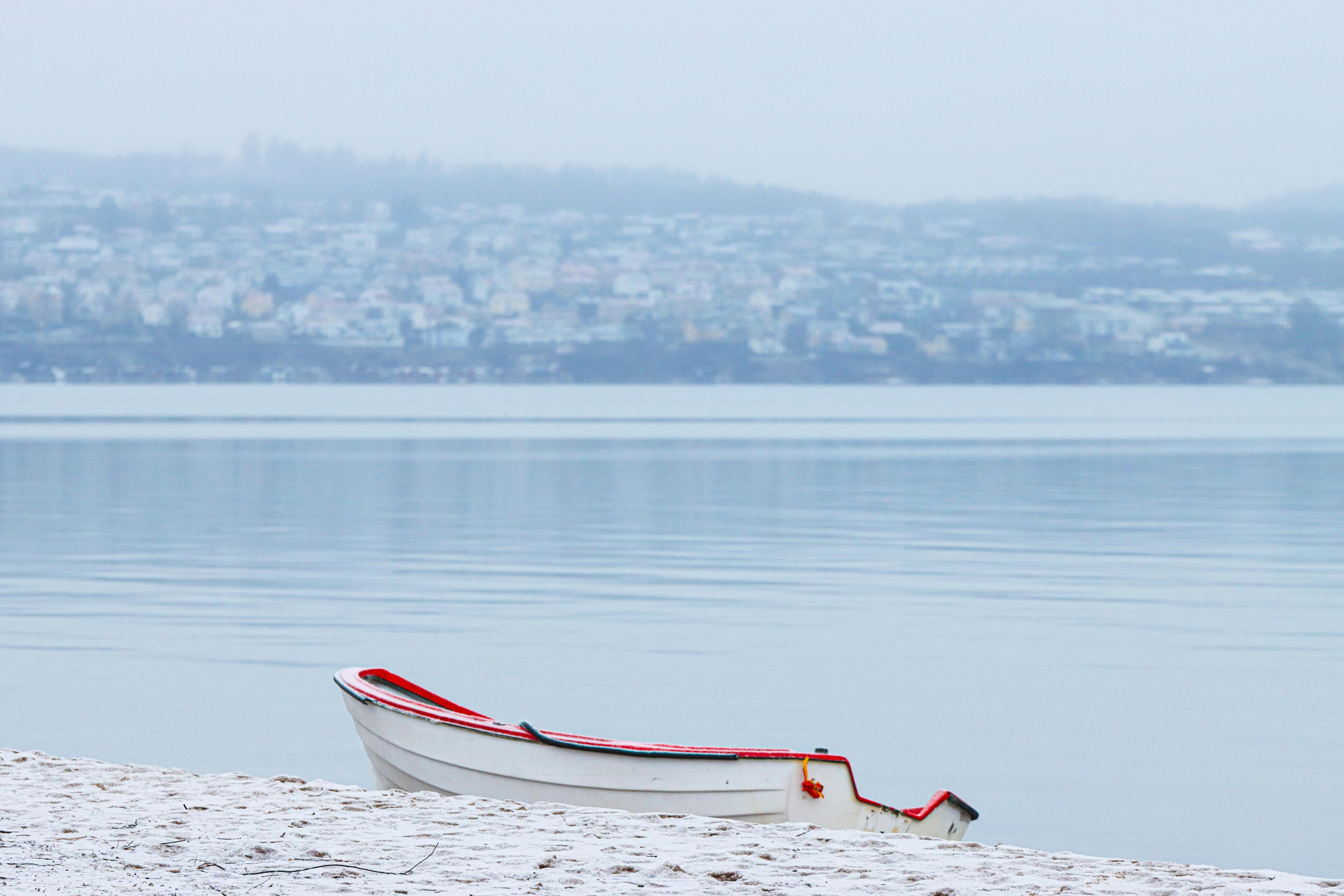 Ruhiges Boot Am See In Jönköping, Schweden · Kostenloses Stock-Foto