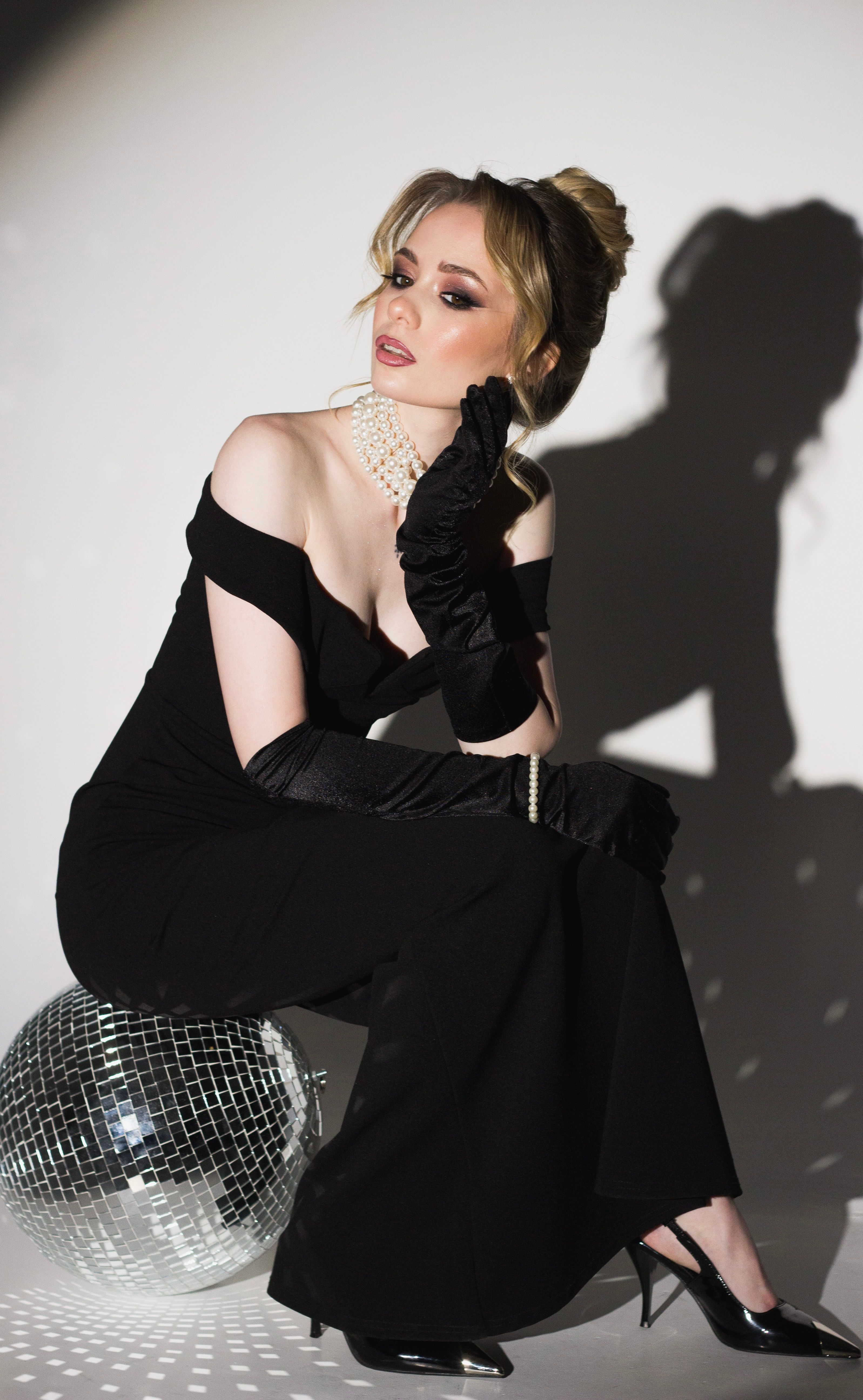 Elegant Evening Portrait with Disco Flair · Free Stock Photo