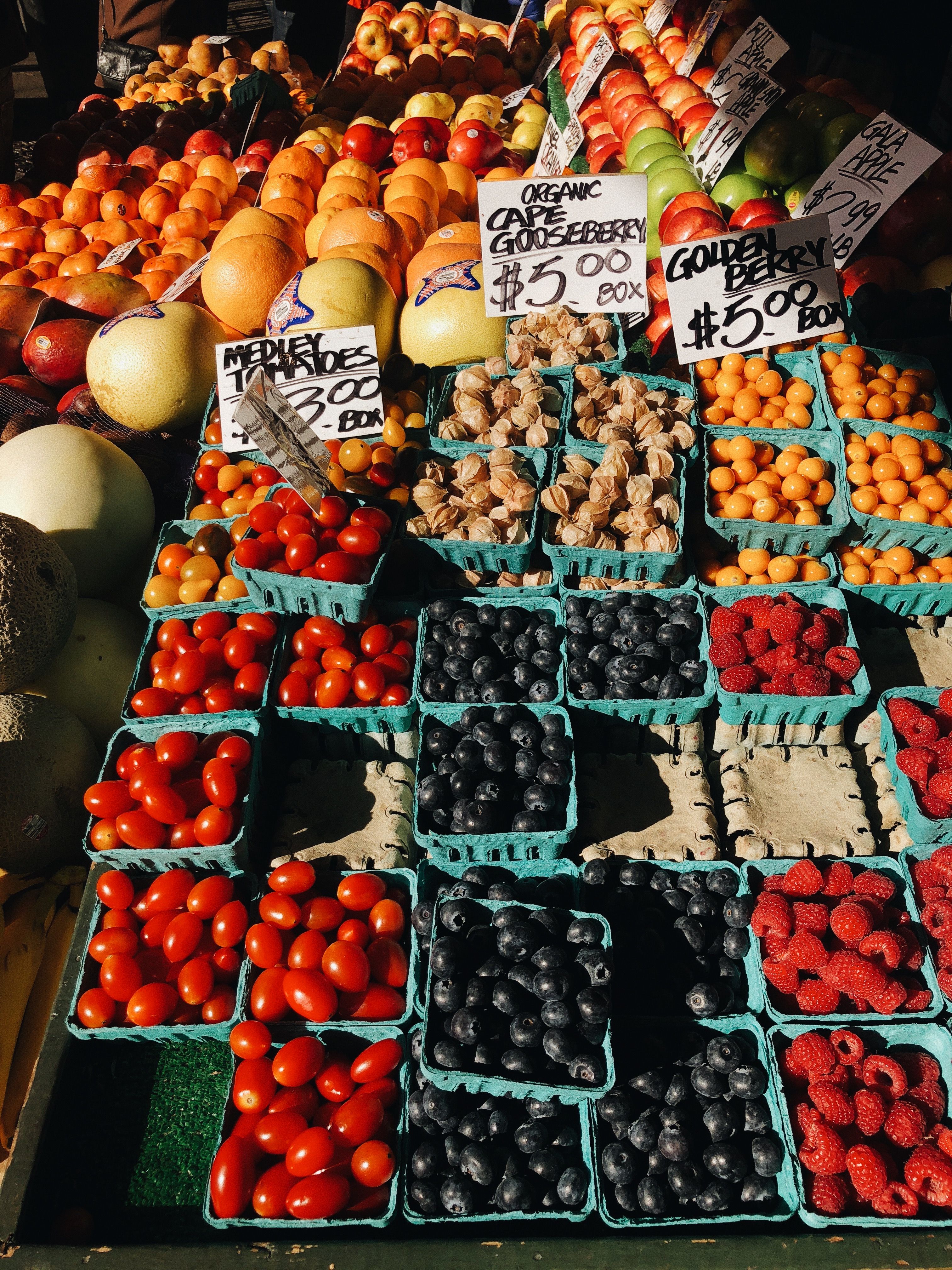 Vibrant Produce Display at Seattle Farmers Market · Free Stock Photo