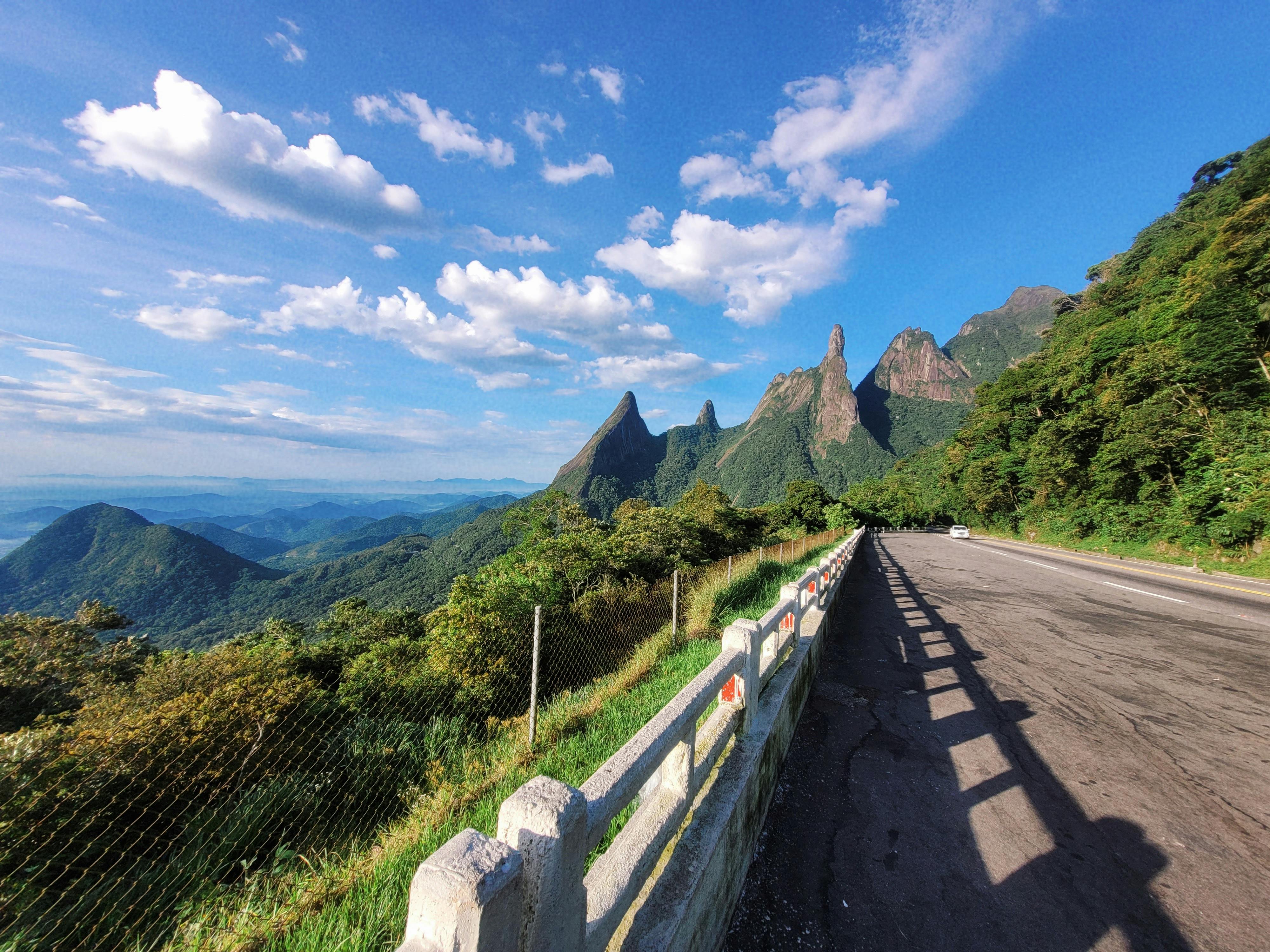 Scenic Highway View of Brazilian Highlands · Free Stock Photo