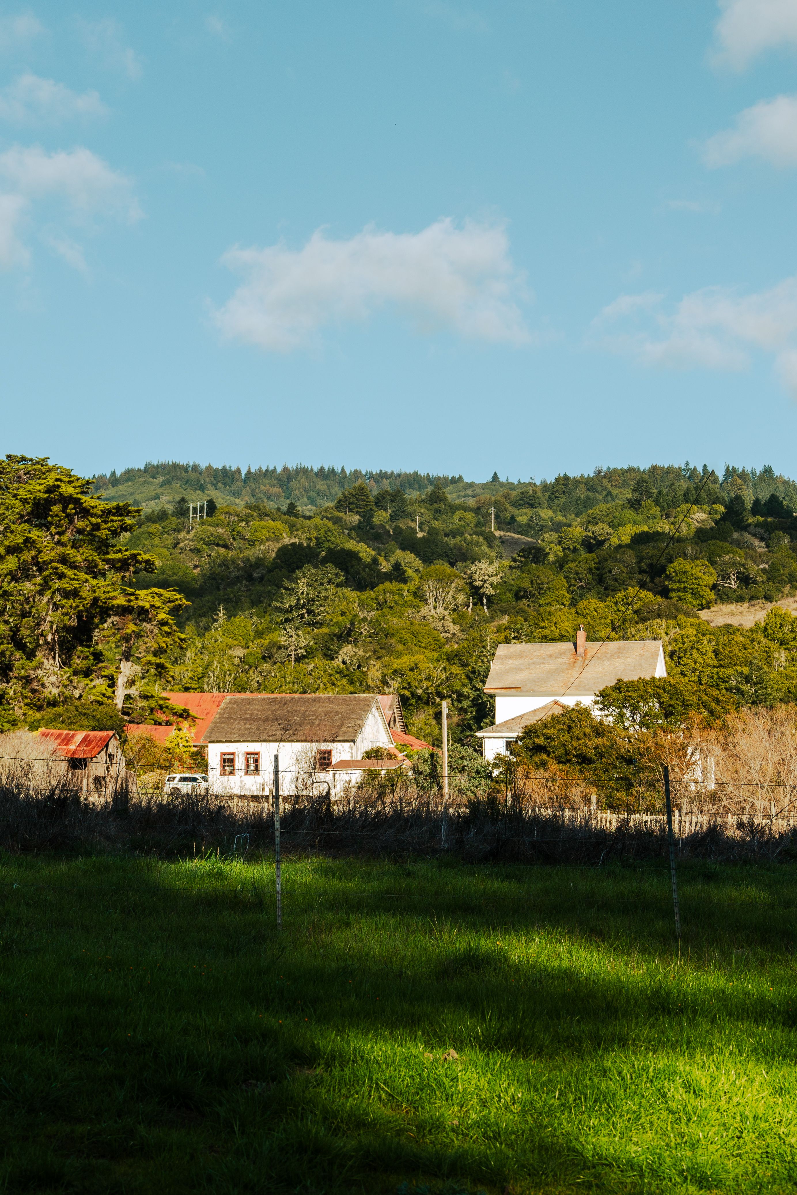Rustic Countryside Cottages in Scenic Landscape · Free Stock Photo