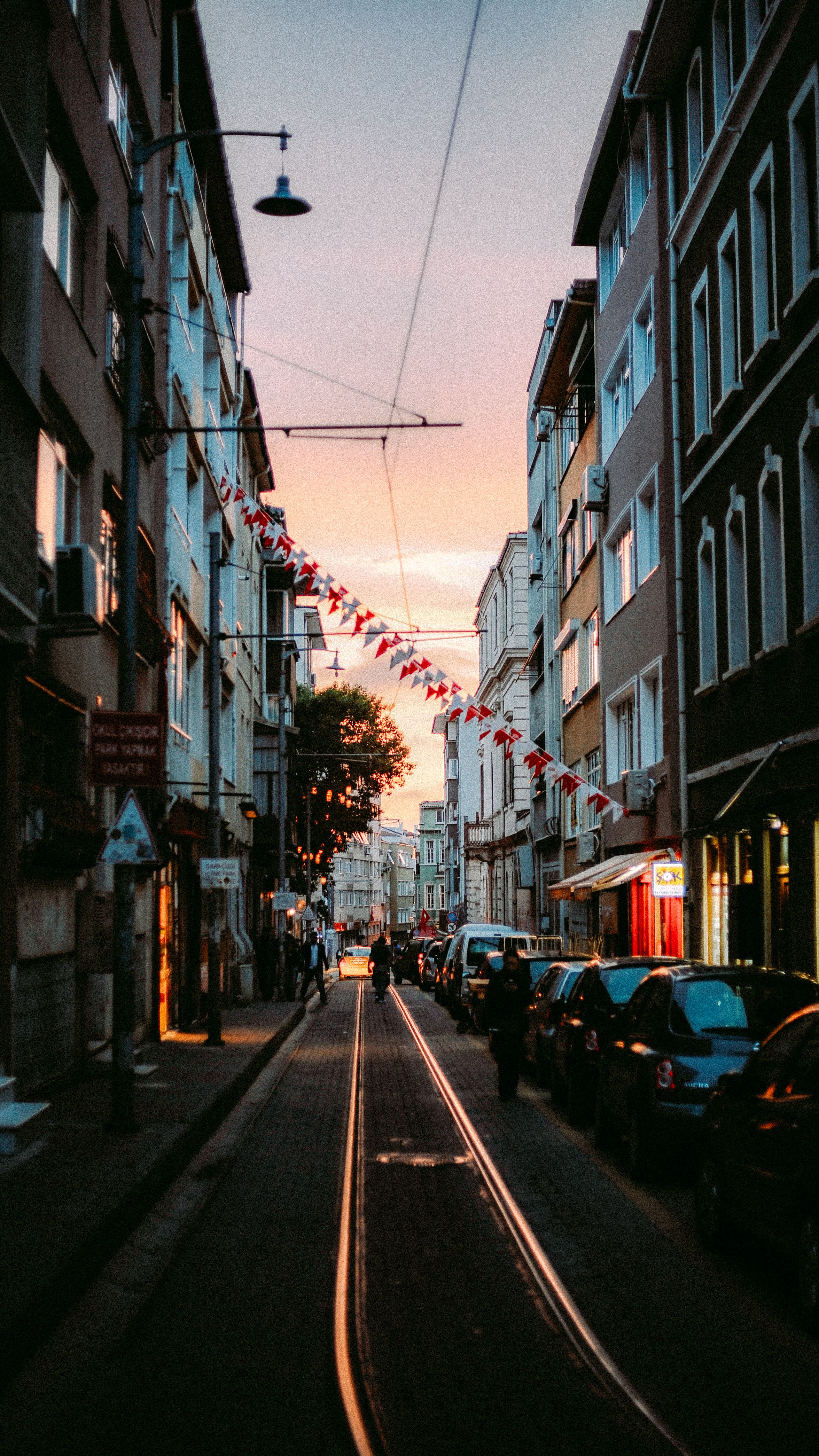 Charming Street Scene in Moda, Istanbul at Sunset · Free Stock Photo