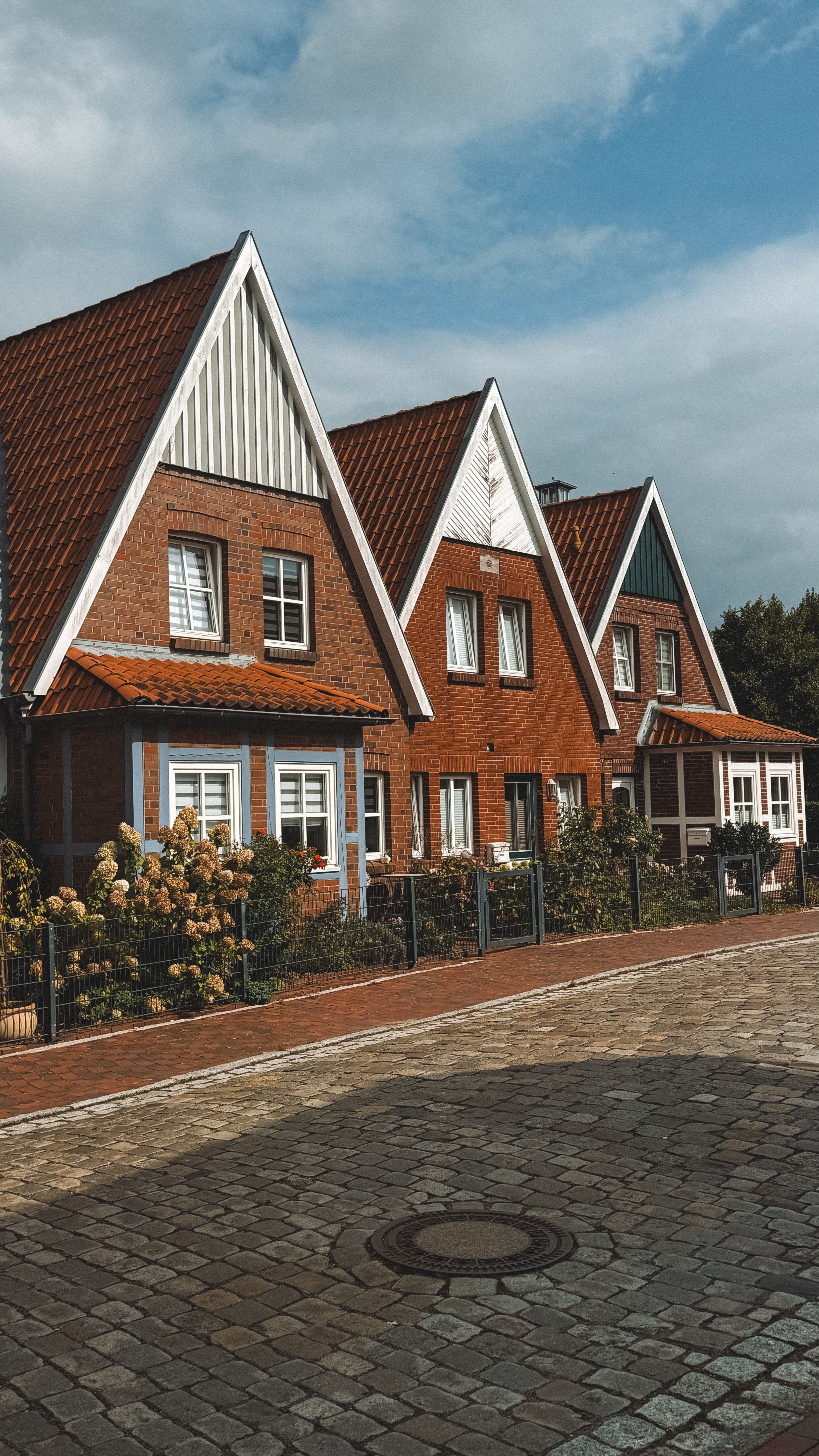Charming Brick Houses in Ottendorf-Okrilla · Free Stock Photo