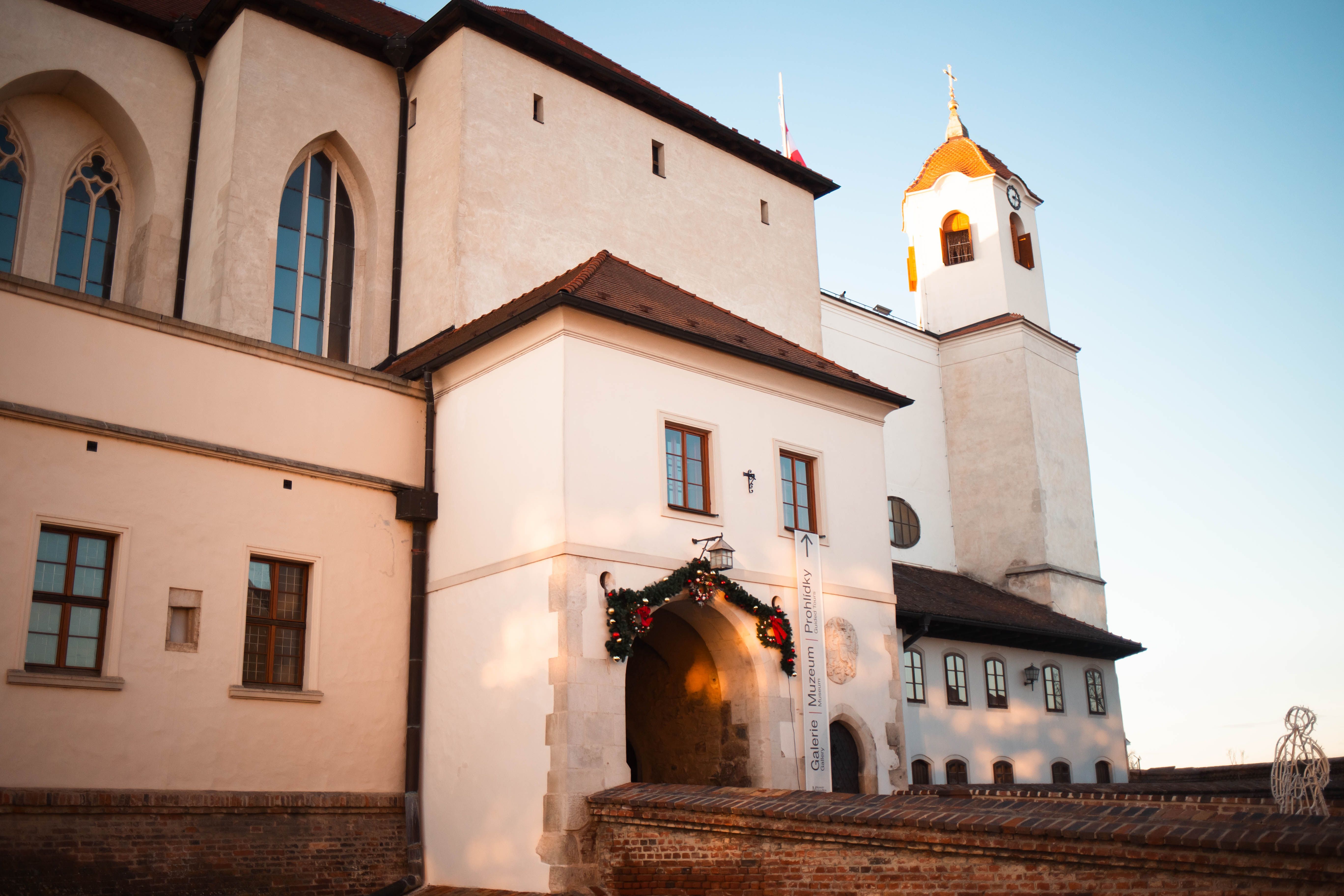 Le Château De špilberk à Brno Capturé Au Coucher Du Soleil · Photo gratuite