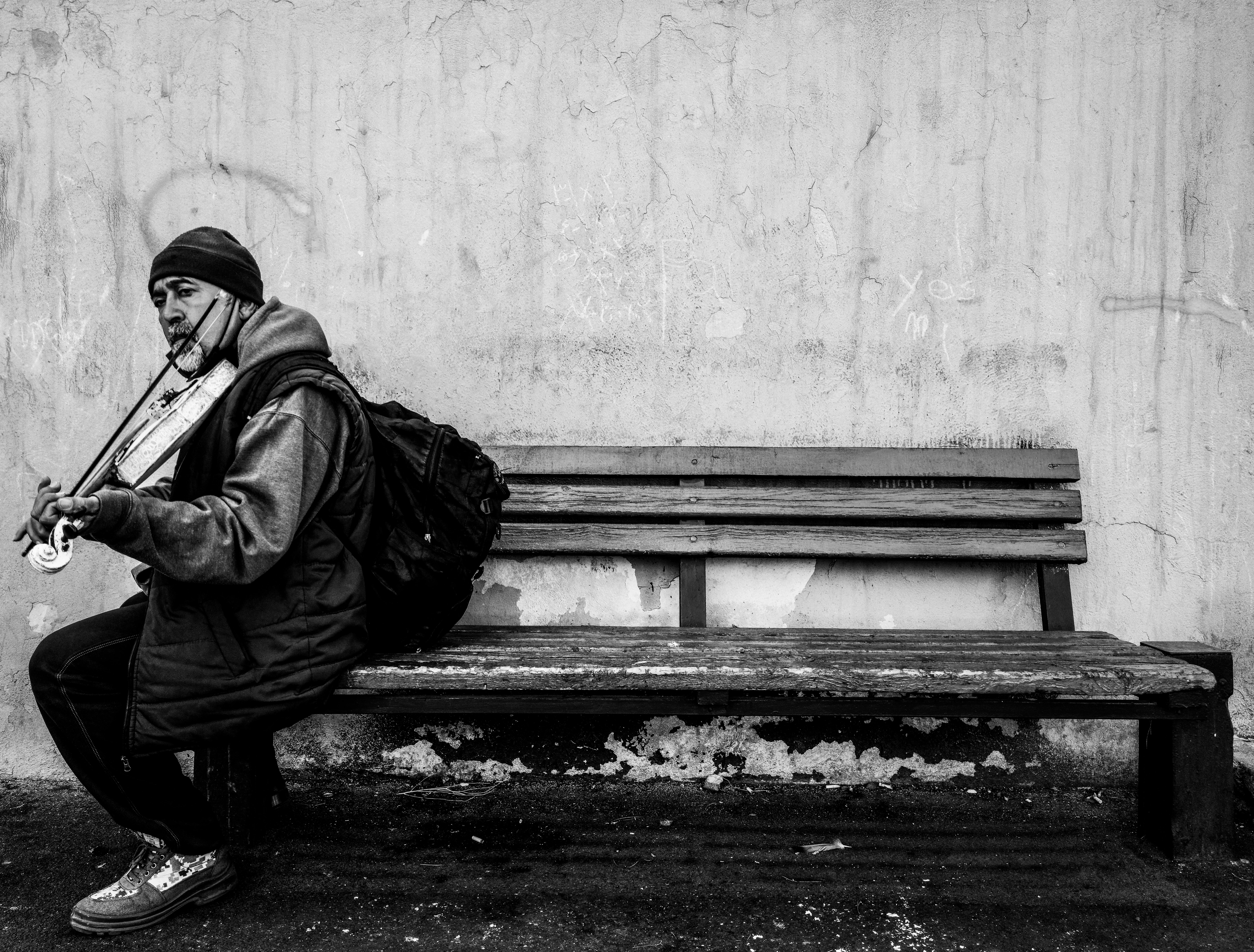 Street Violinist Performing in Tehran, Iran · Free Stock Photo