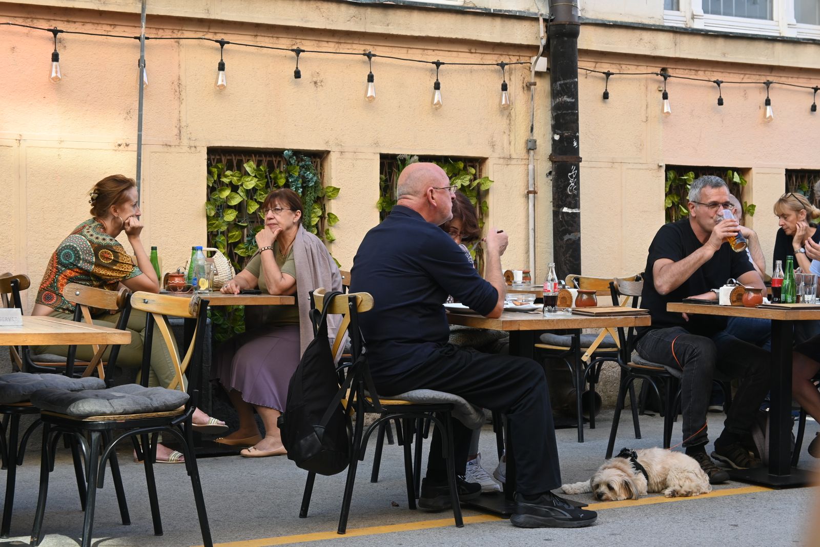 People In Cafe Photos, Download The BEST Free People In Cafe Stock ...