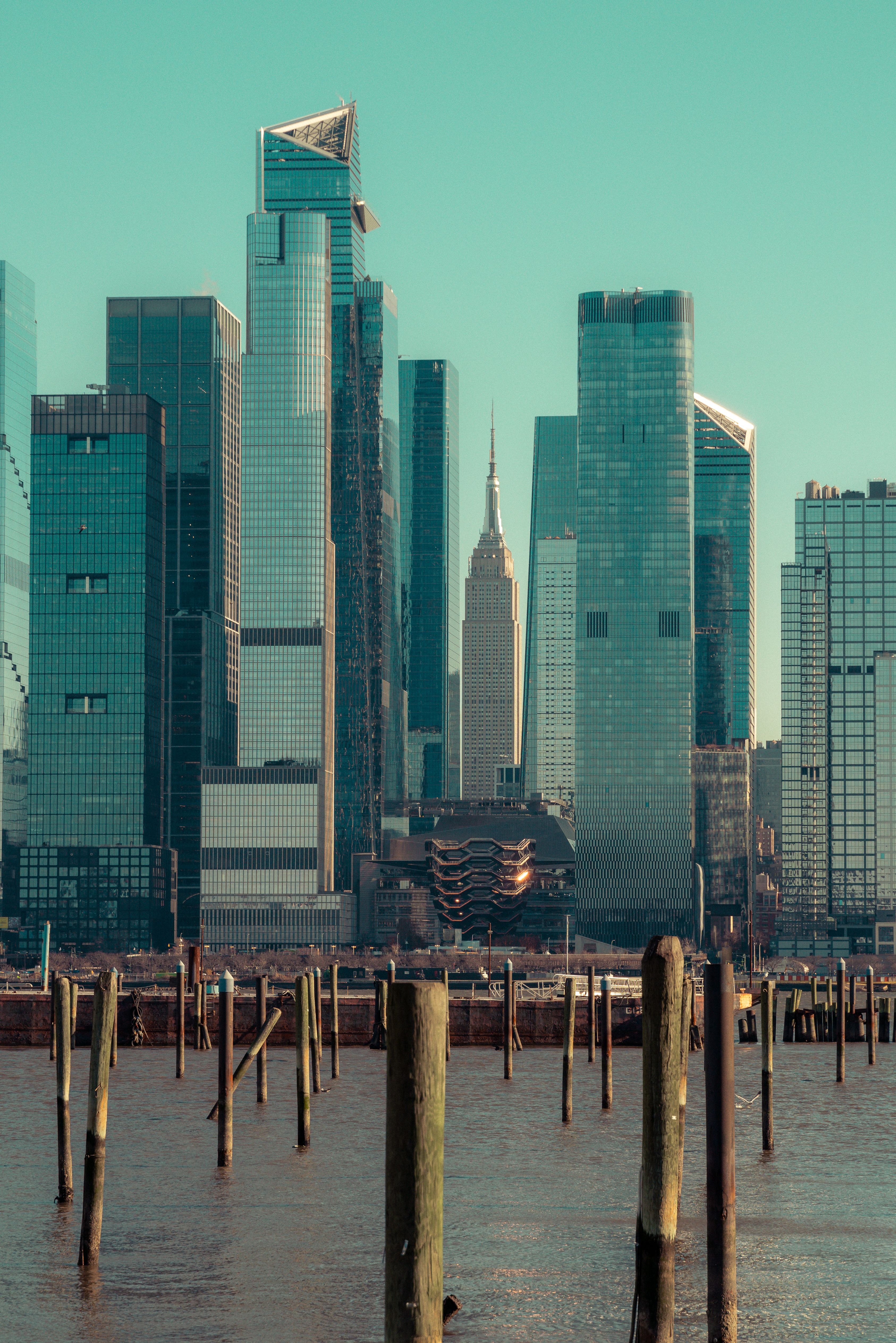 Stunning New York City Skyline with Iconic Landmarks · Free Stock Photo