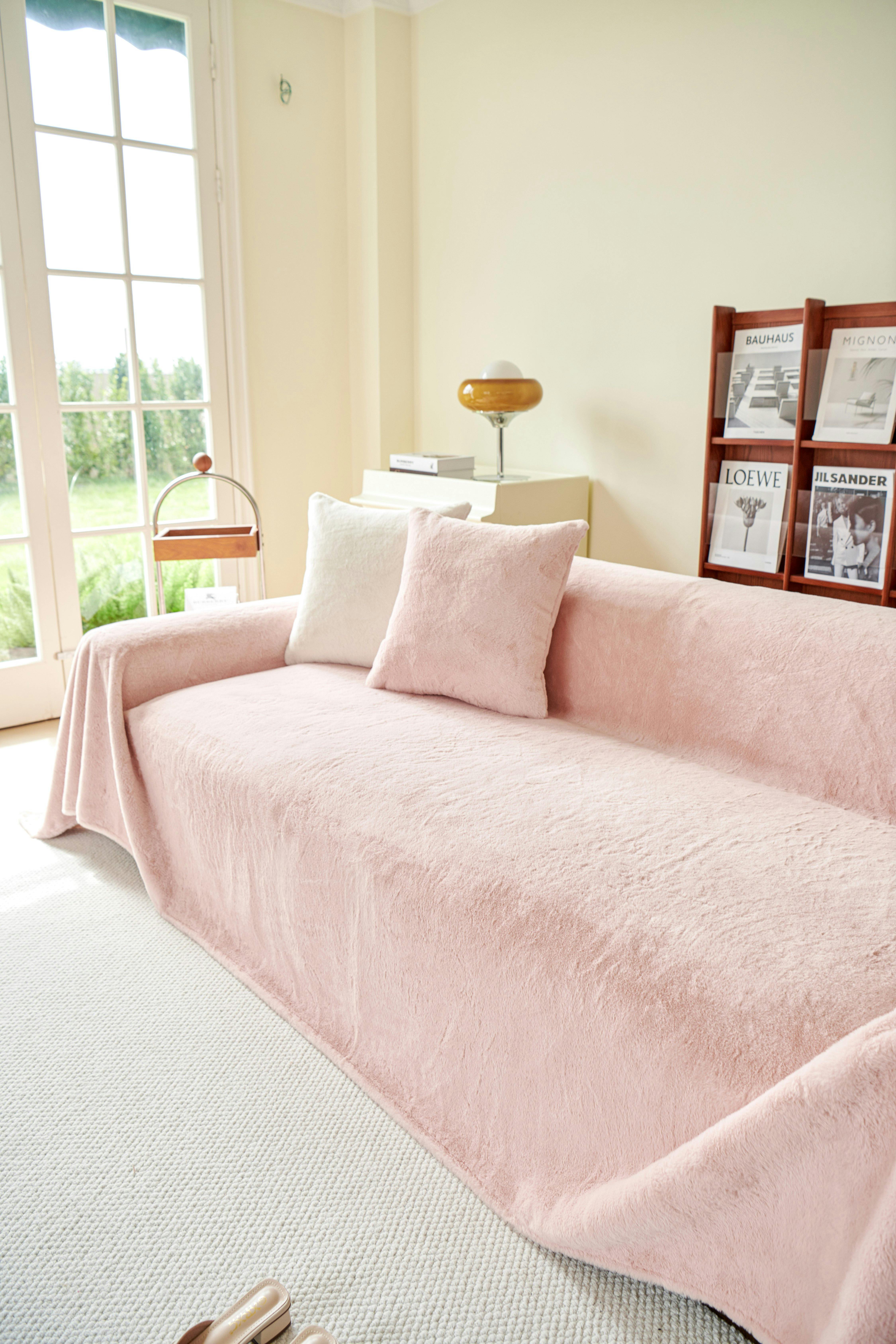 Elegant Living Room with Pink Sofa Cover · Free Stock Photo