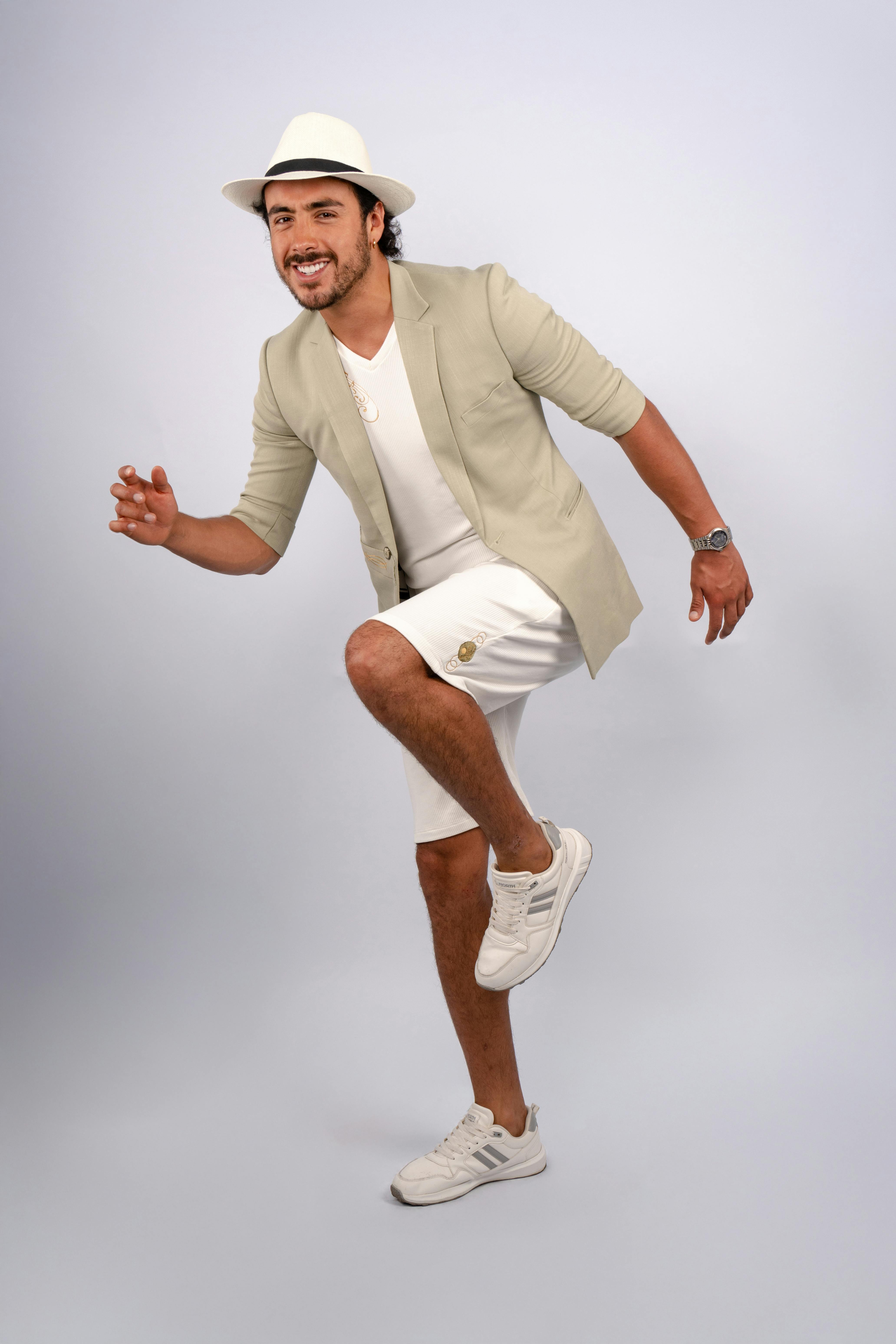 Light Outfit Photos, Download The BEST Free Light Outfit Stock Photos ...