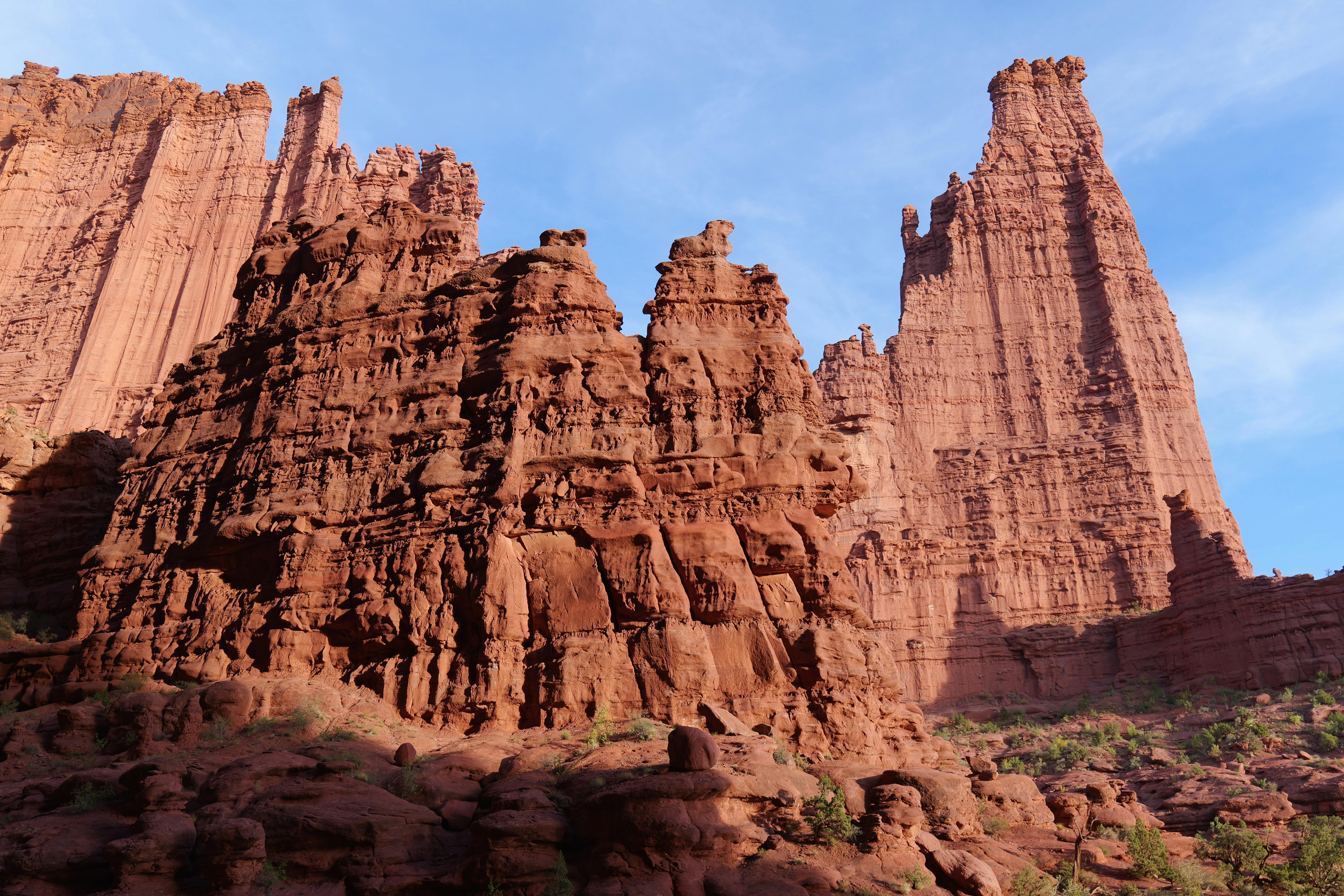 Majestic Red Sandstone Cliffs in Sunlight · Free Stock Photo