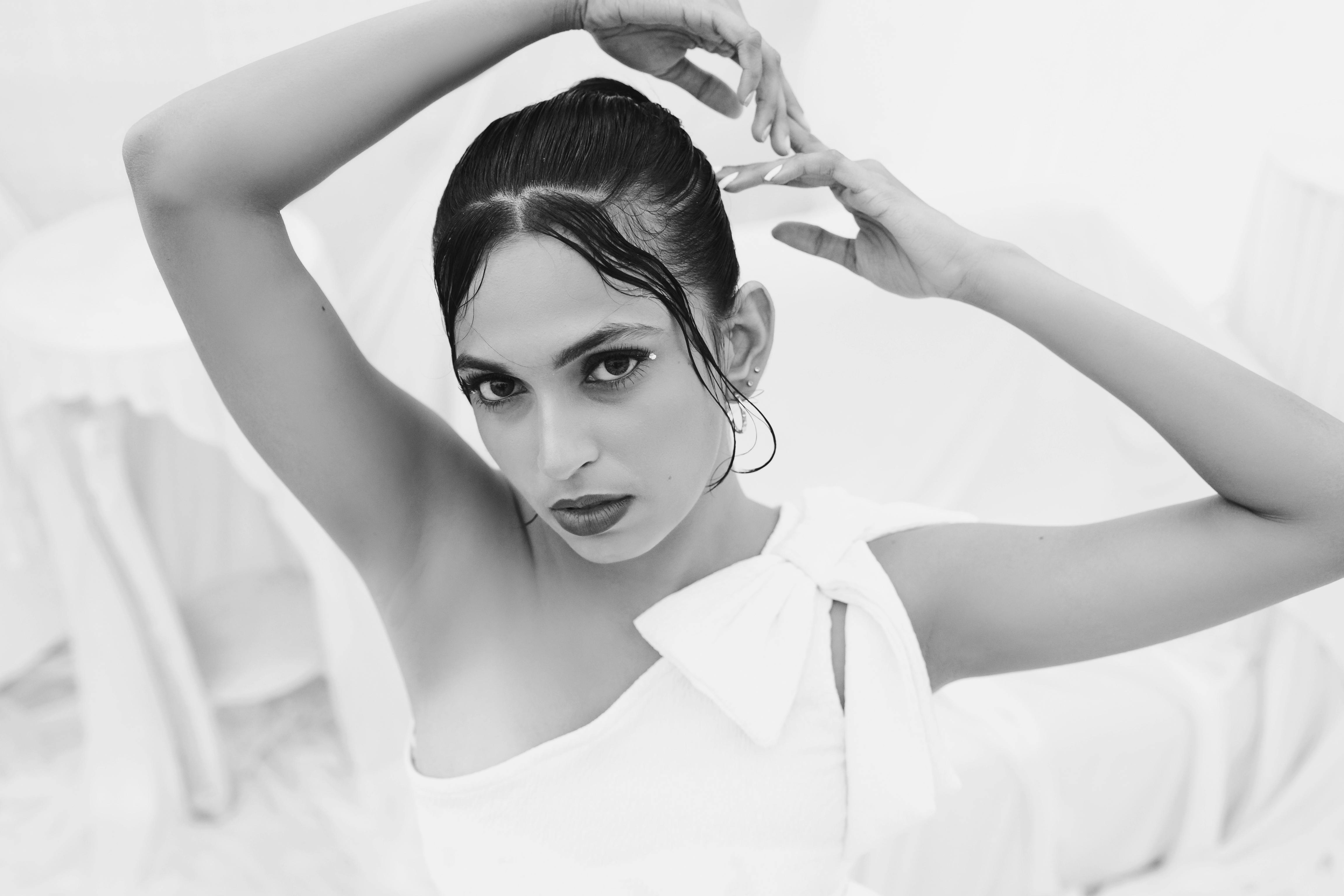 Fotografi Potret Hitam Putih Yang Elegan · Foto Stok Gratis