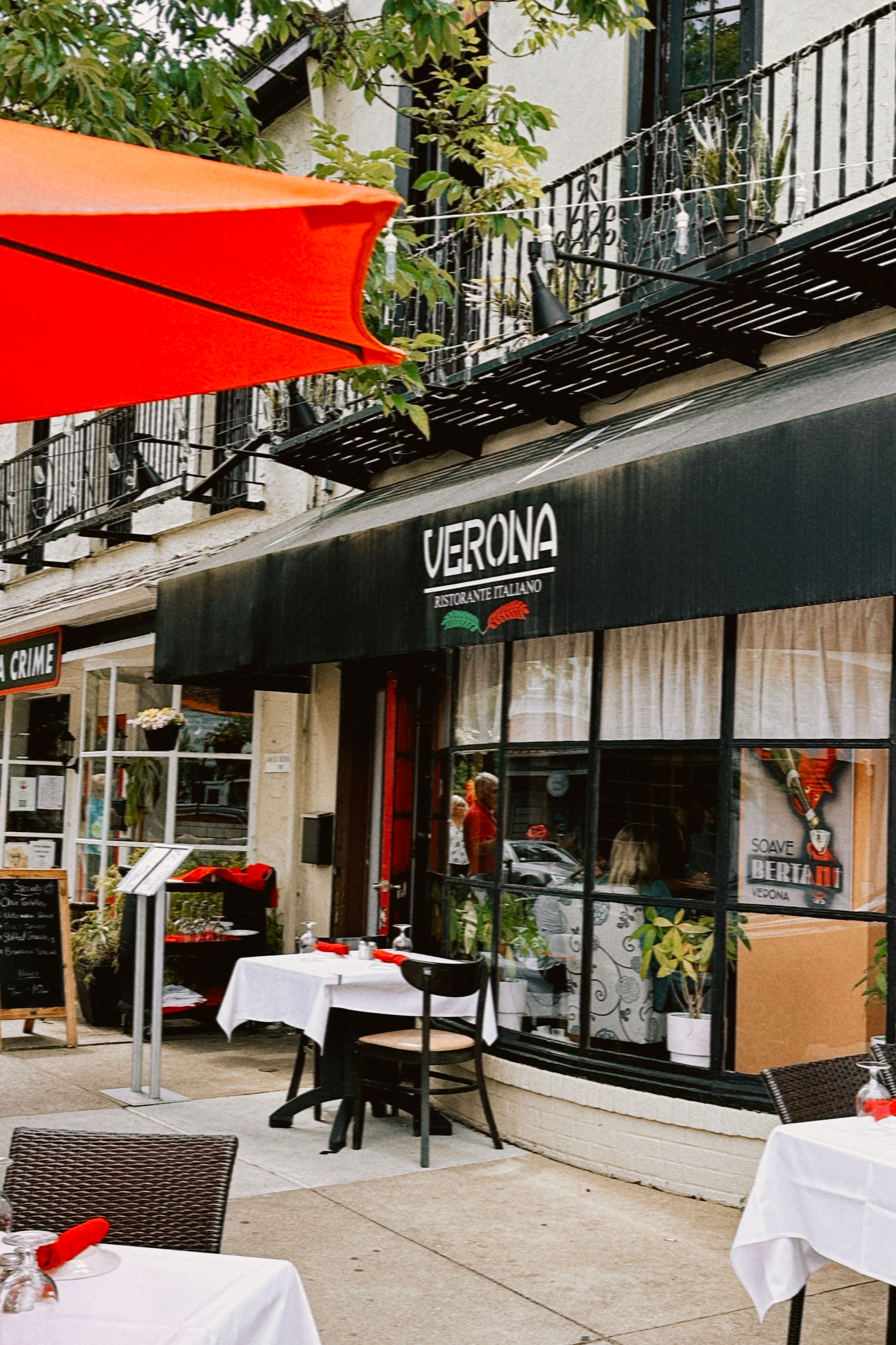 Charming Outdoor Dining at Verona Italian Restaurant · Free Stock Photo
