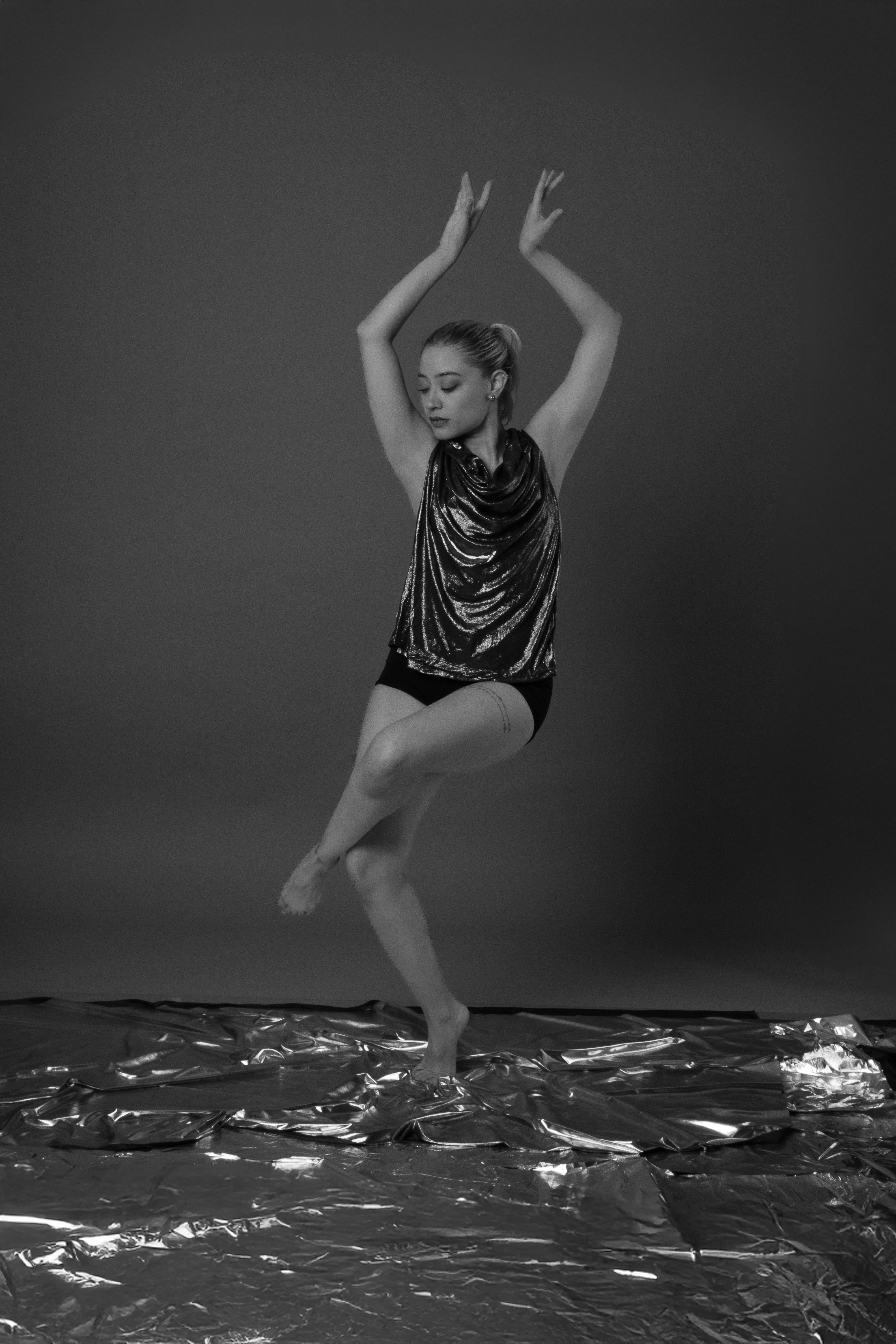 Elegant Contemporary Dance Pose in Berlin Studio · Free Stock Photo