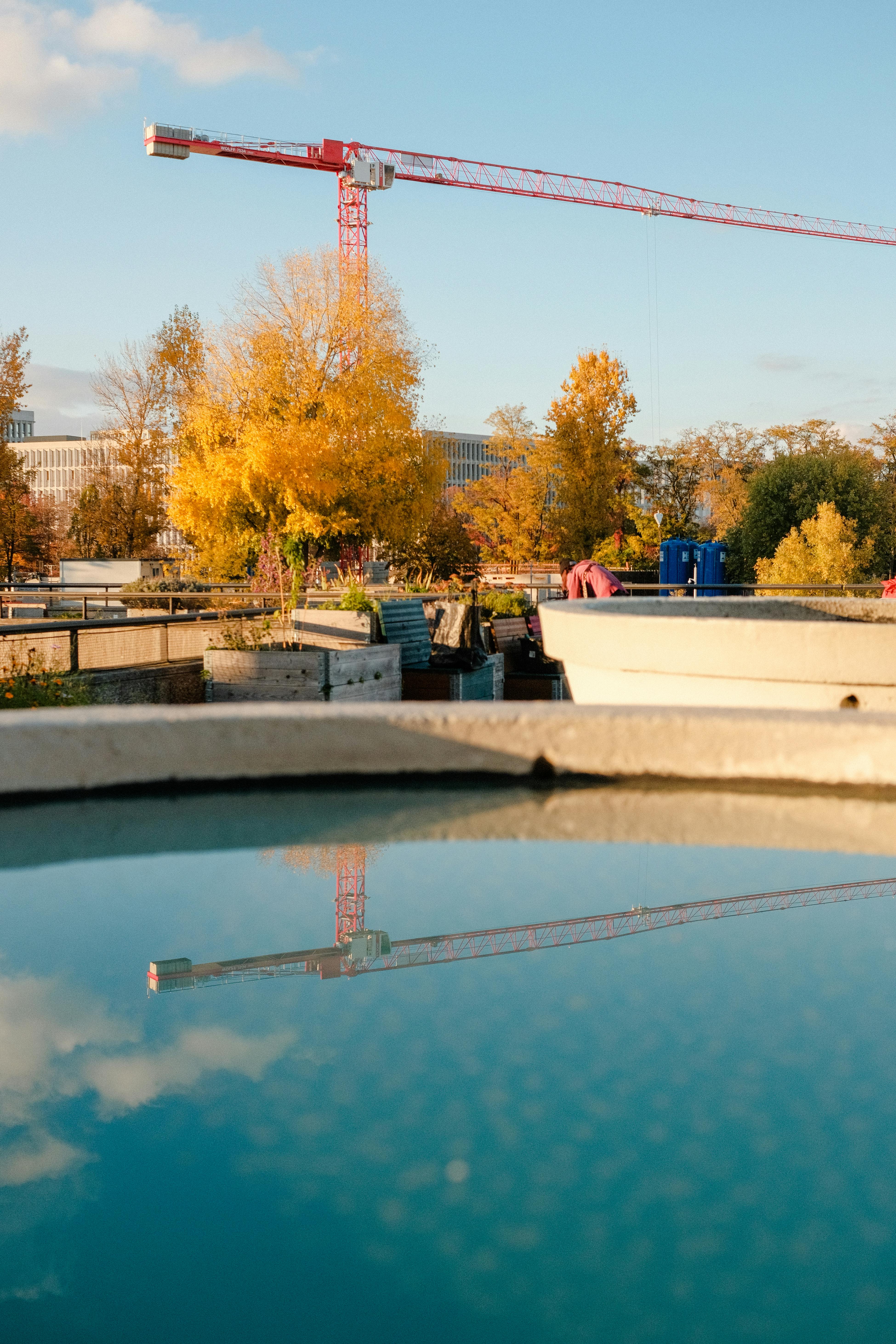 Autumn Reflection of Construction Site in Berlin · Free Stock Photo