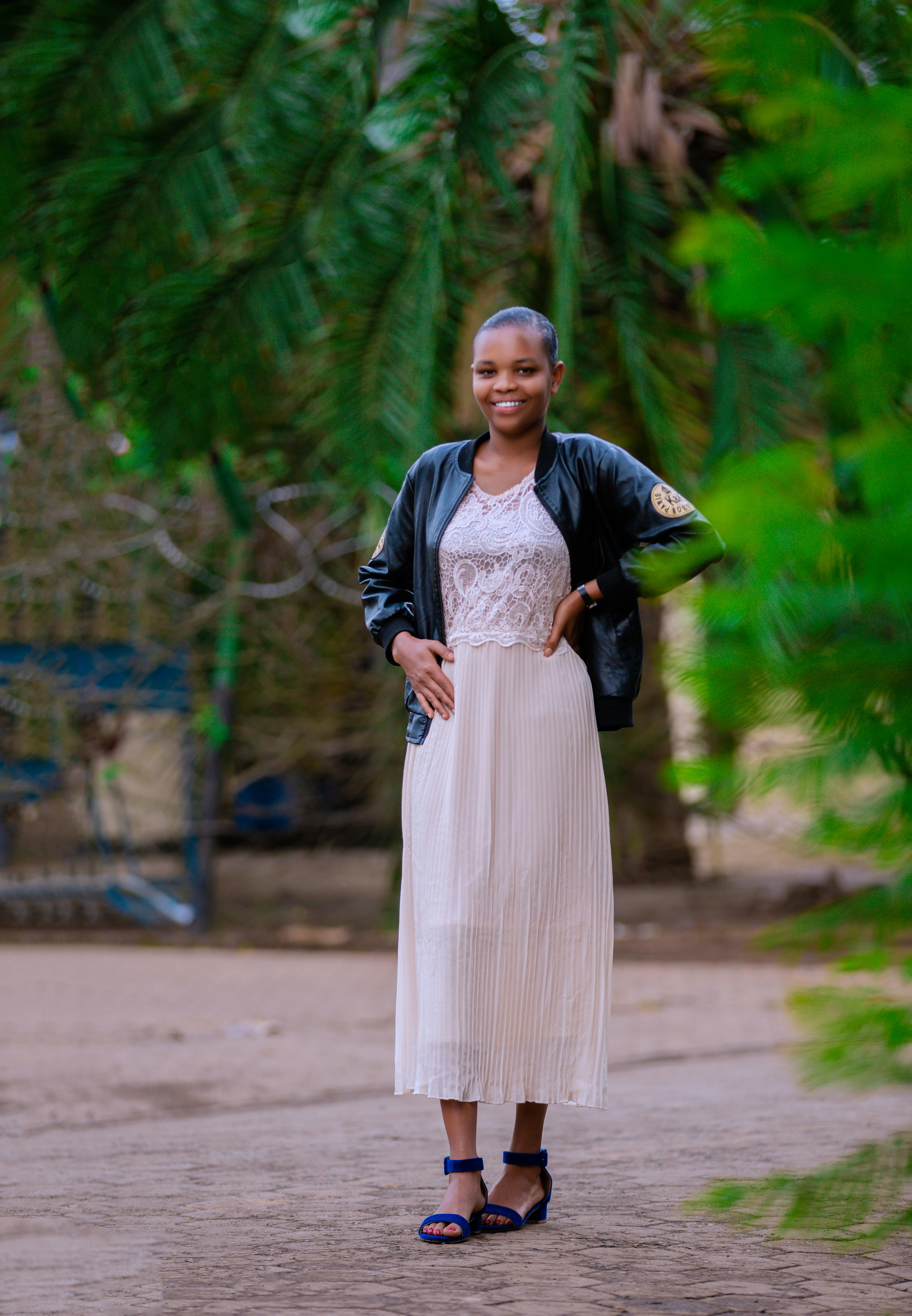 Women Model In Sandals Photos, Download The BEST Free Women Model In ...