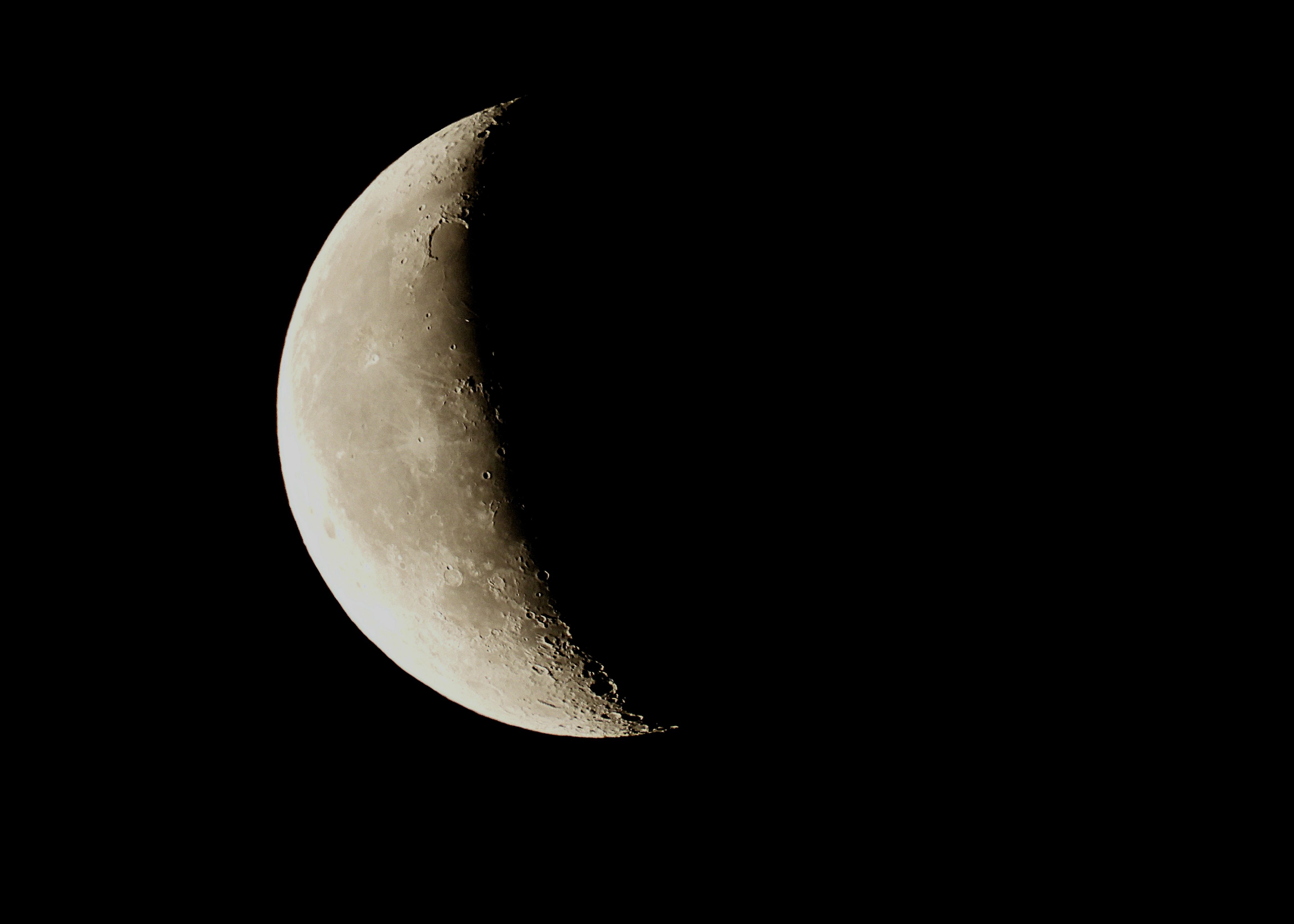 Crescent Moon in Night Sky · Free Stock Photo