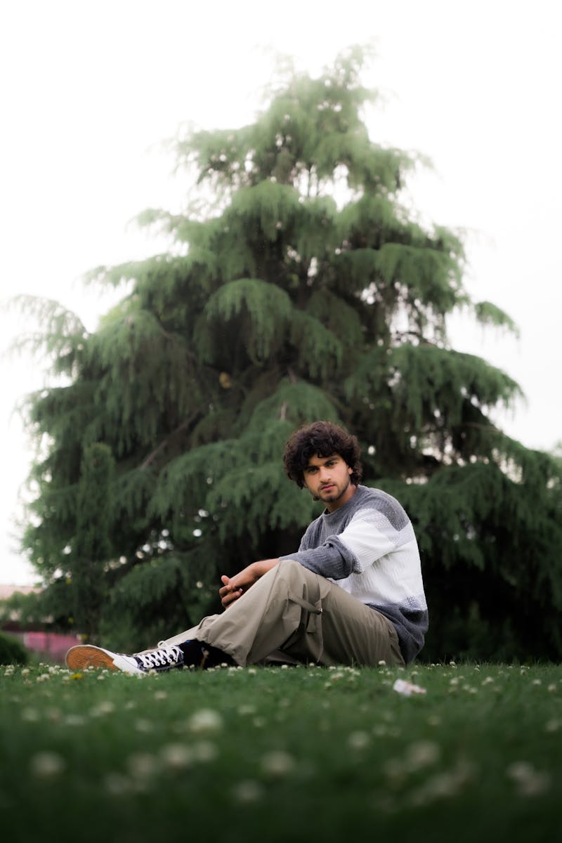 Man Sitting Photos, Download The BEST Free Man Sitting Stock Photos ...