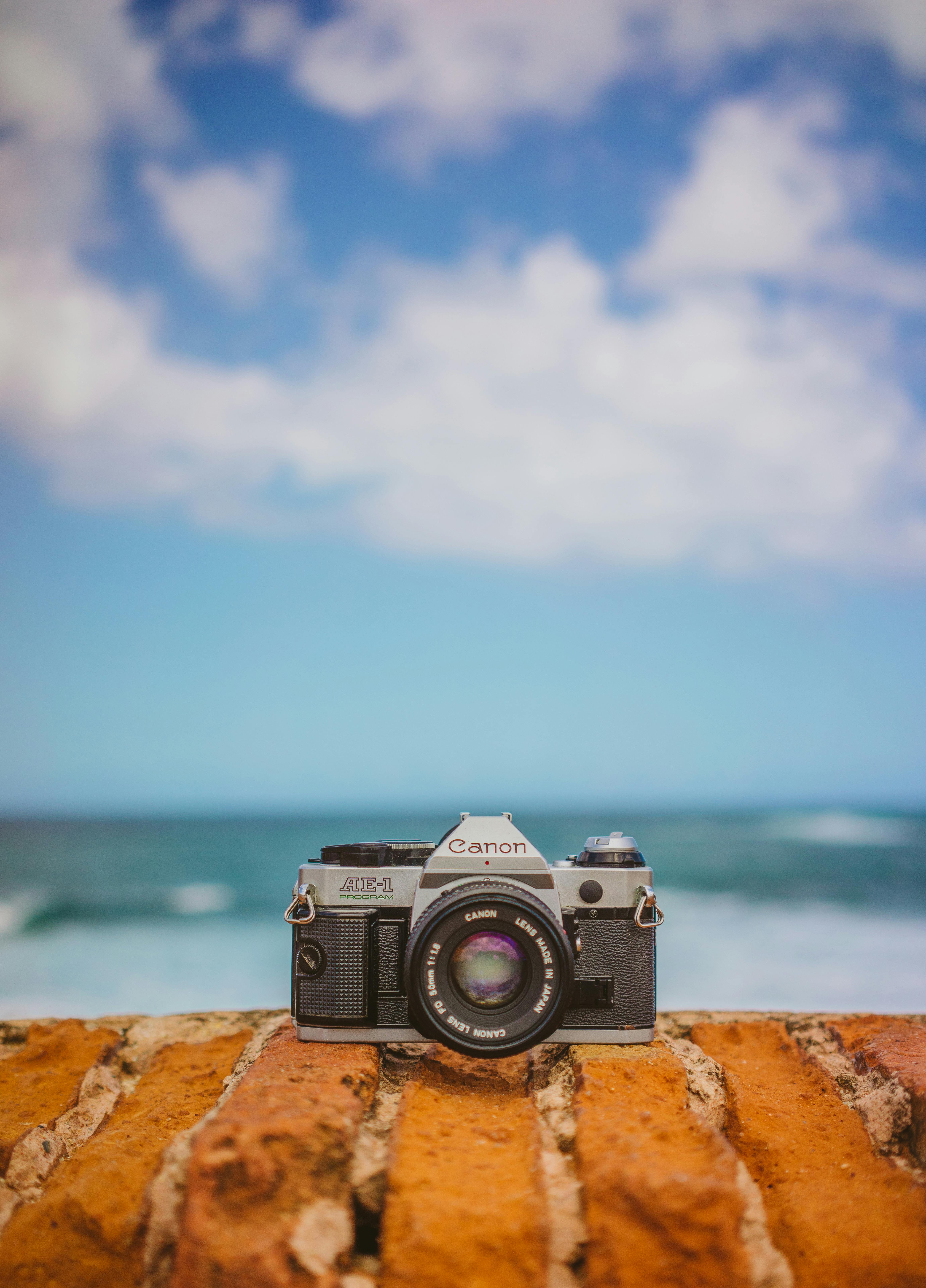 Black and Gray Canon Dslr Camera · Free Stock Photo